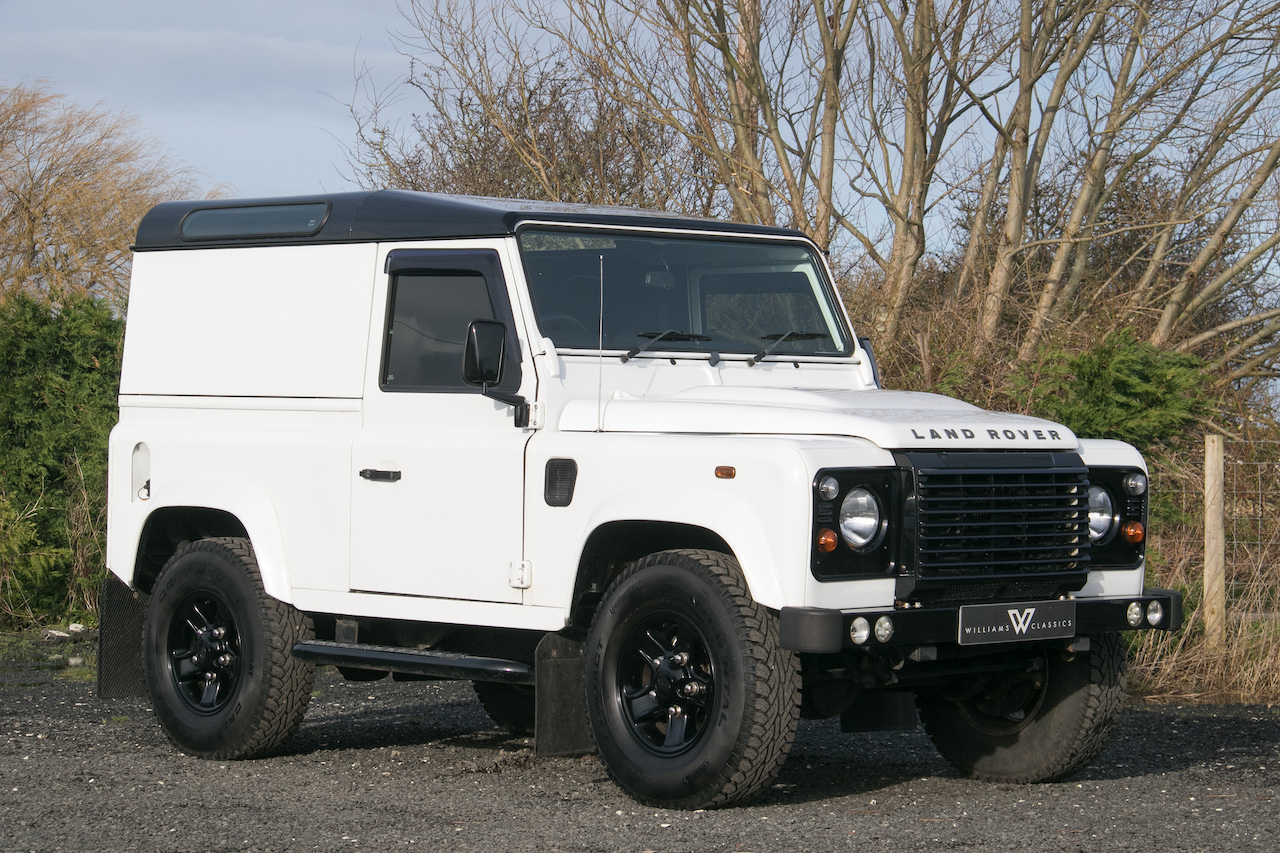 Land Rover Defender 90 2.2TD County Hardtop 55,000 Miles (NJ63ZZR ...