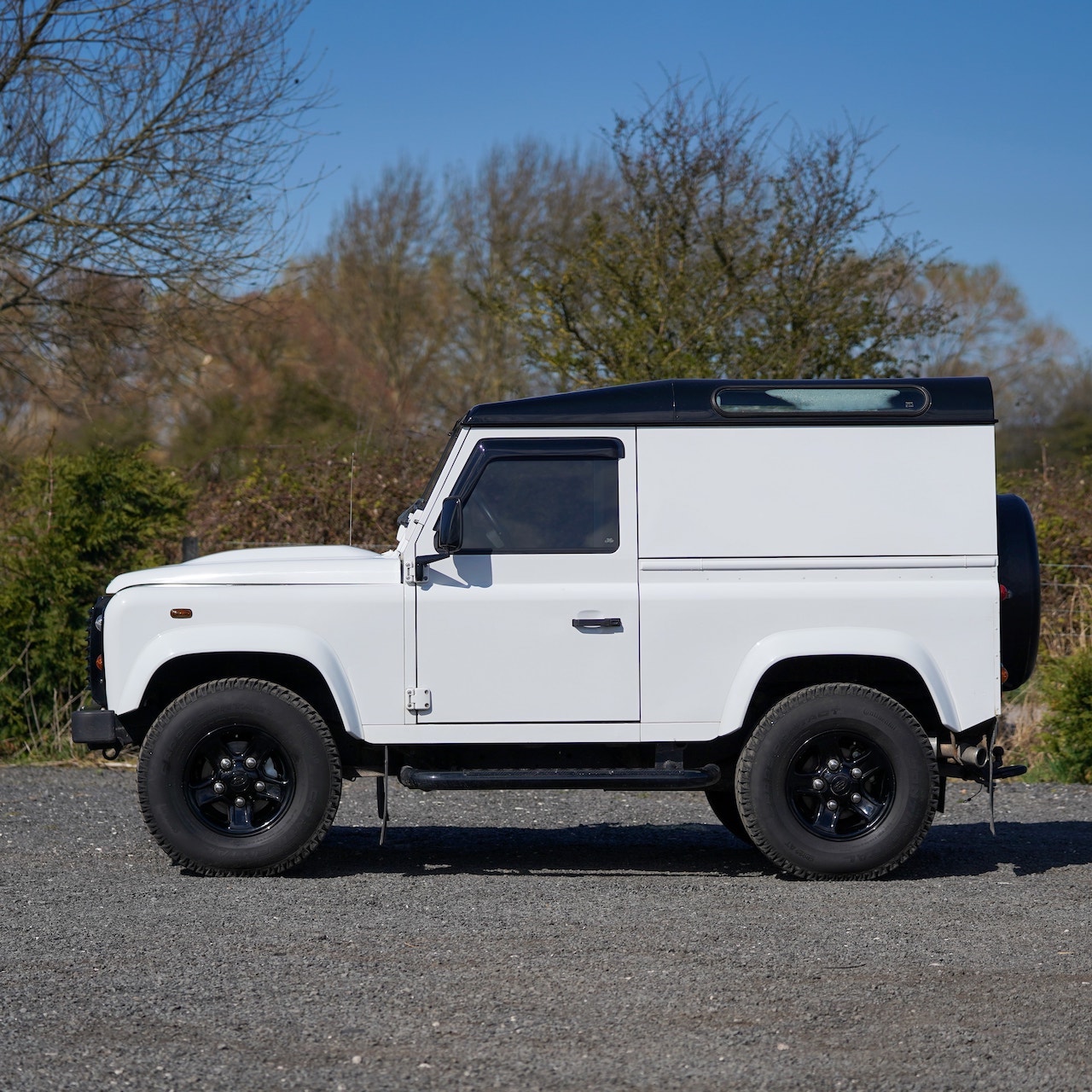 Land Rover Defender 90 2.2TD County Hardtop 55,000 Miles (NJ63ZZR ...