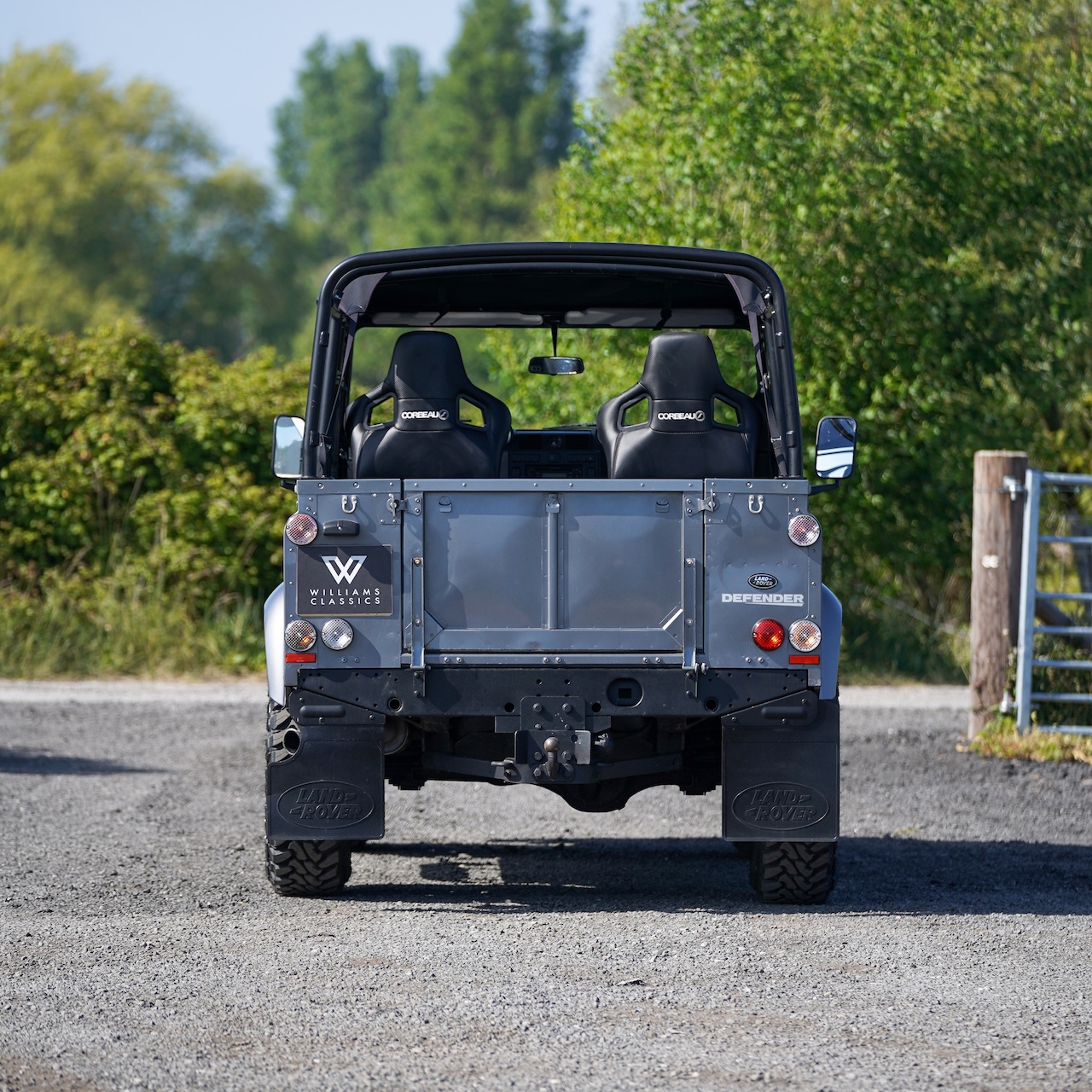 Land Rover Defender 90 Soft Top WILLIAMS EDITION - Williams Classics