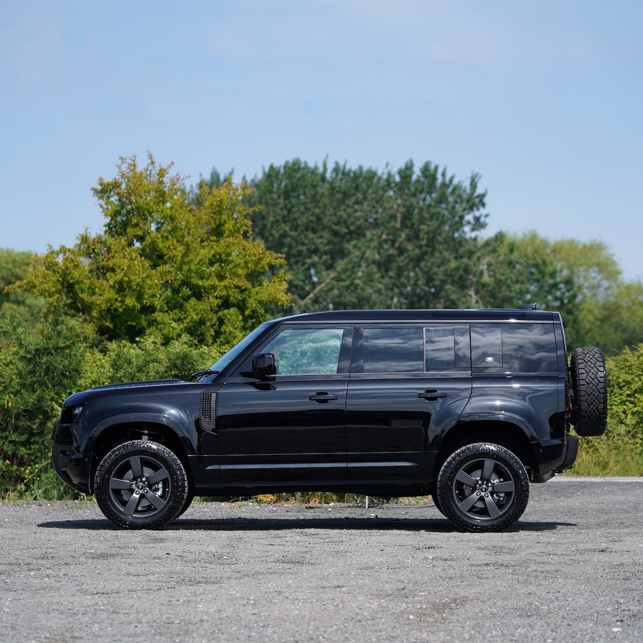 All New 2020 Land Rover Defender 110 D240 HSE James Bond Edition ...