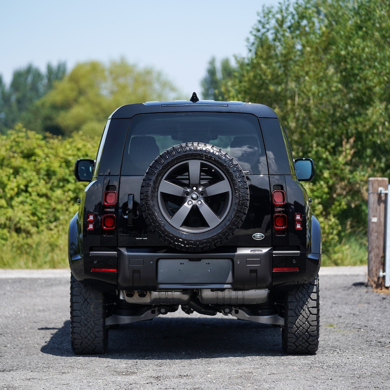 All New 2020 Land Rover Defender 110 D240 HSE James Bond Edition ...