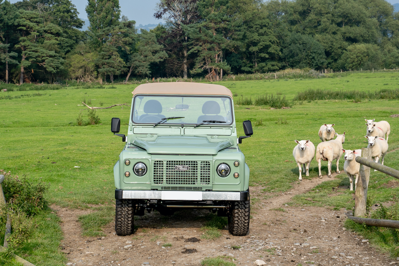Land Rover Defender 90 Heritage Edition 300 Tdi Automatic - Williams ...
