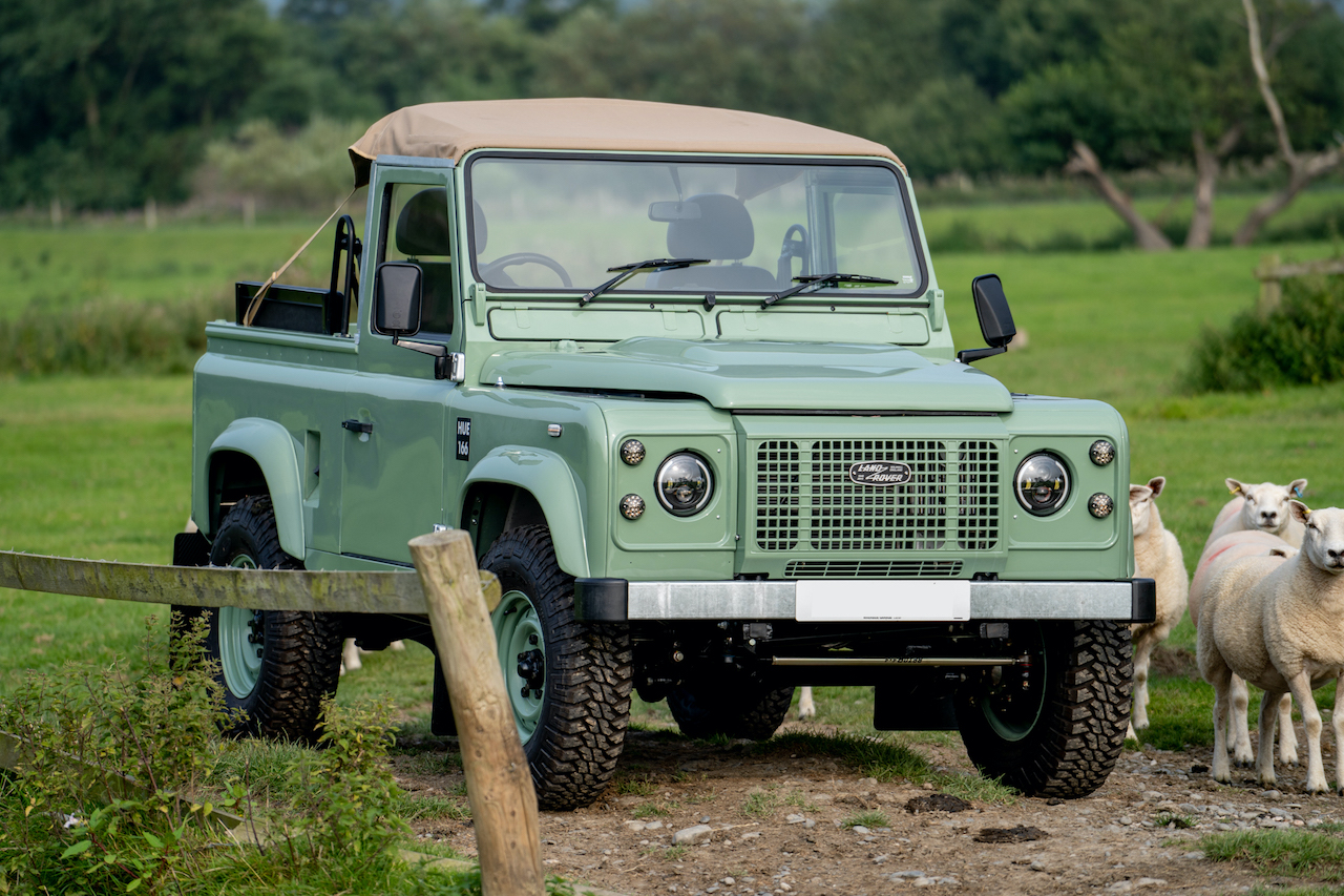 Land Rover Defender 90 Heritage Edition 300 Tdi Automatic - Williams ...