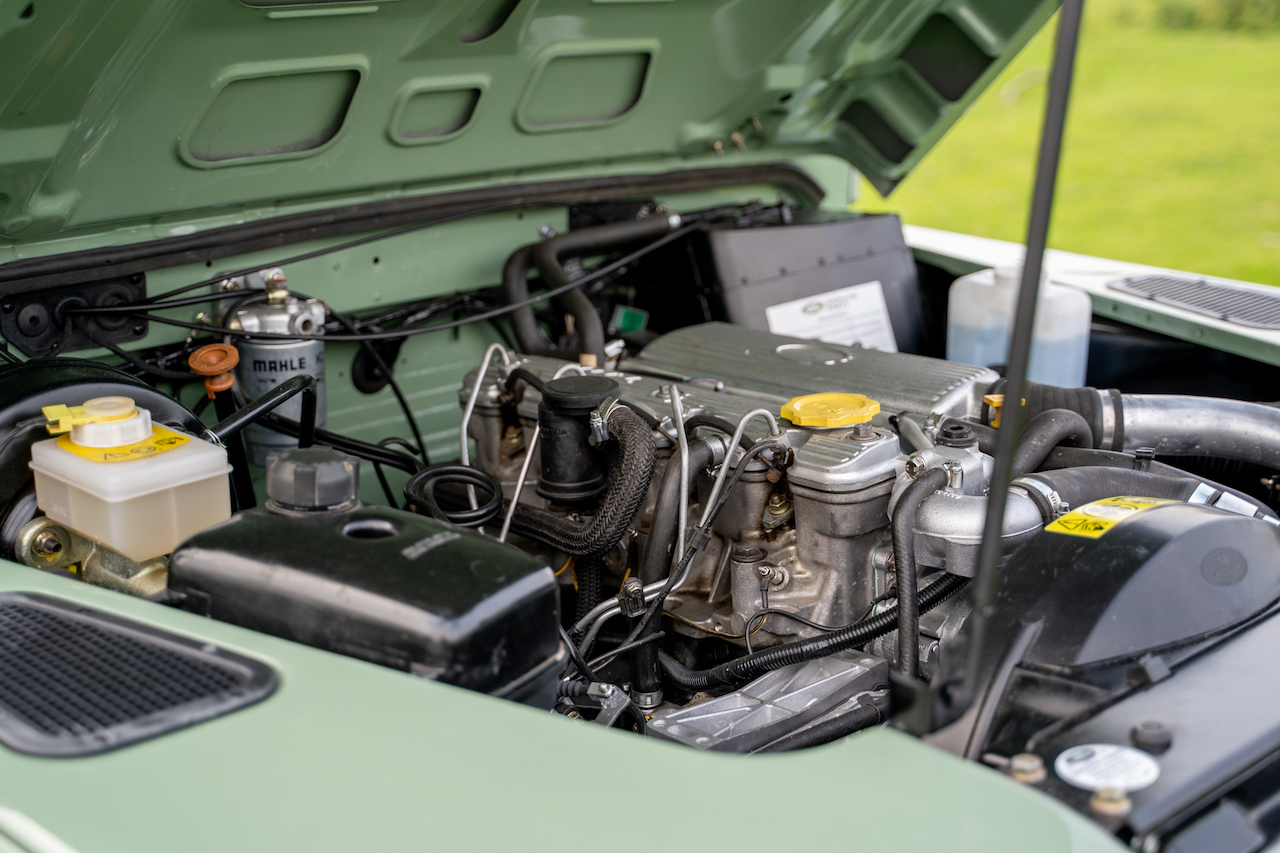 Land Rover Defender 90 Heritage Edition 300 Tdi Automatic - Williams ...