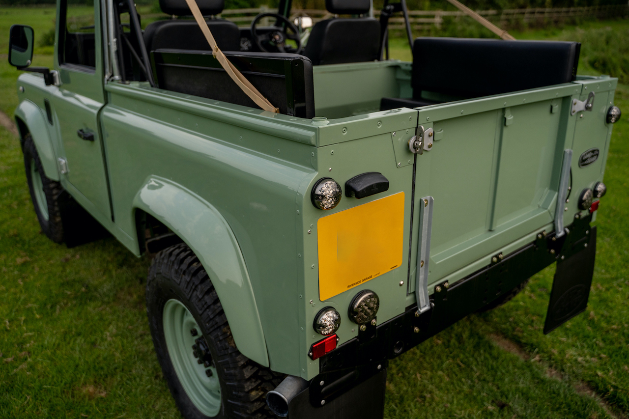 Land Rover Defender 90 Heritage Edition 300 Tdi Automatic - Williams ...