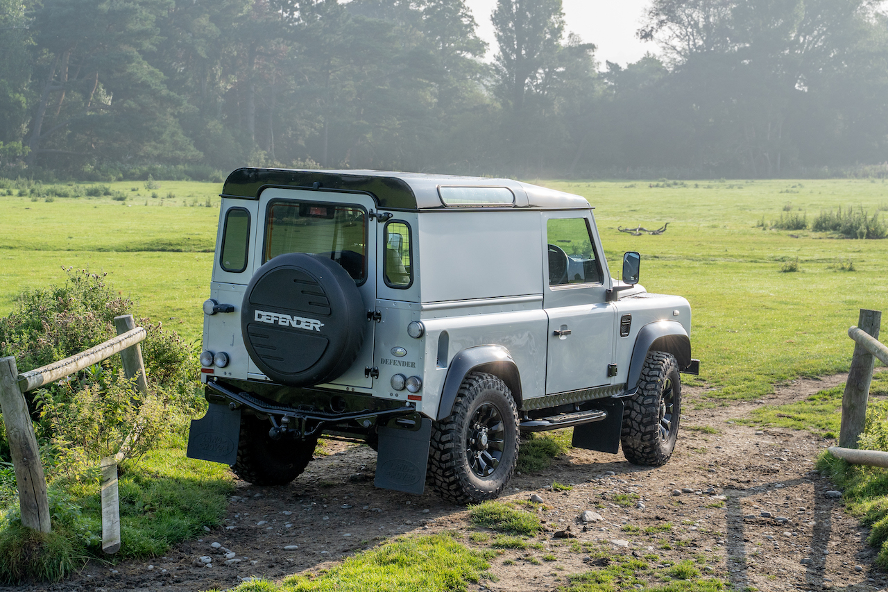 Land Rover Defender 90 X Tech Edition - Williams Classics