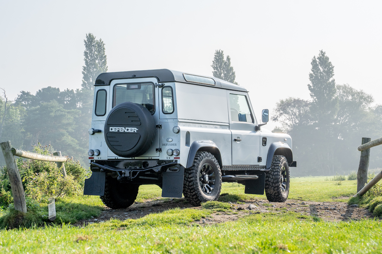 Land Rover Defender 90 X Tech Edition - Williams Classics