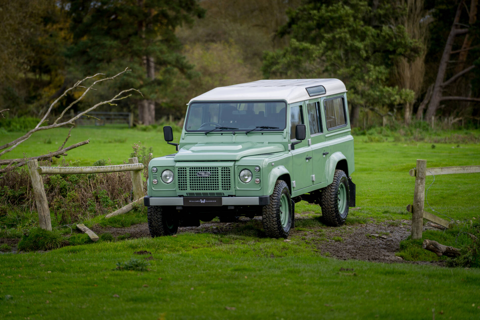 Land Rover Defender 110 Station Wagon Heritage Edition (DK63 XYB ...