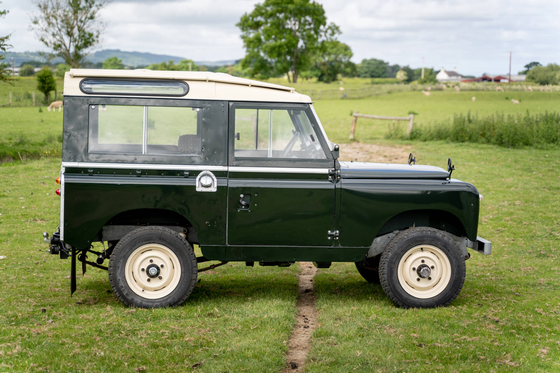 Land Rover Series 2 88'' 1960 Station Wagon Galvanised Chassis (OVL 867 ...