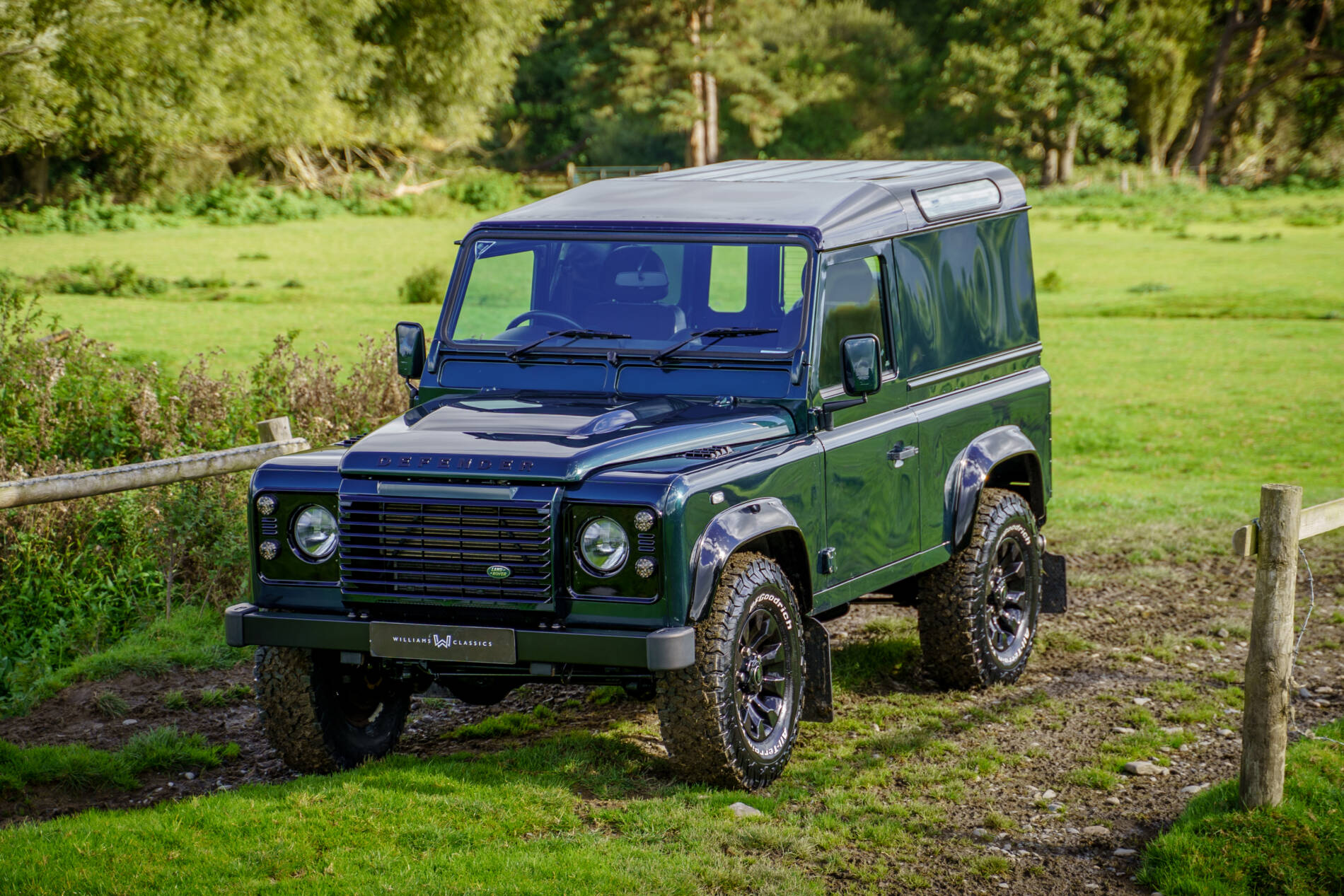 Land Rover Defender 90 2.2 Hard Top TDCi Only 65,000 Miles Aintree ...