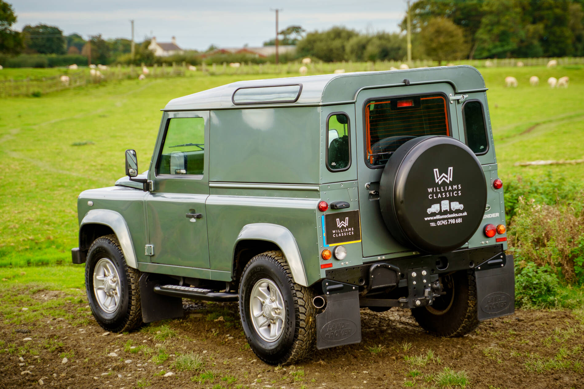 Land Rover Defender 90 XS Hard Top 2016 2.2 TDCi Only 2,600 Miles (Y31 ...