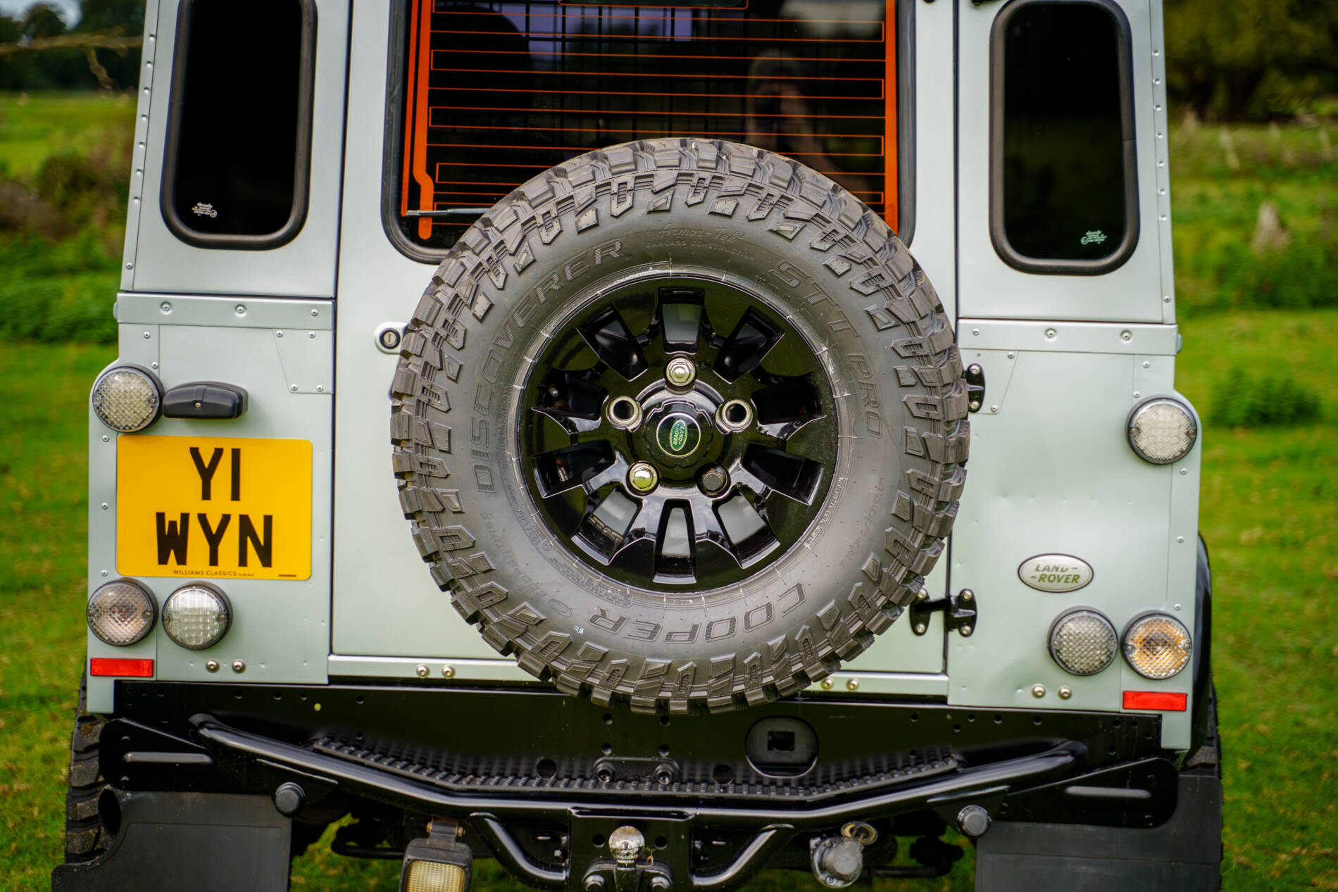 Land Rover Defender 90 X Tech Edition Only 54,000 Miles (Y1 WYN ...