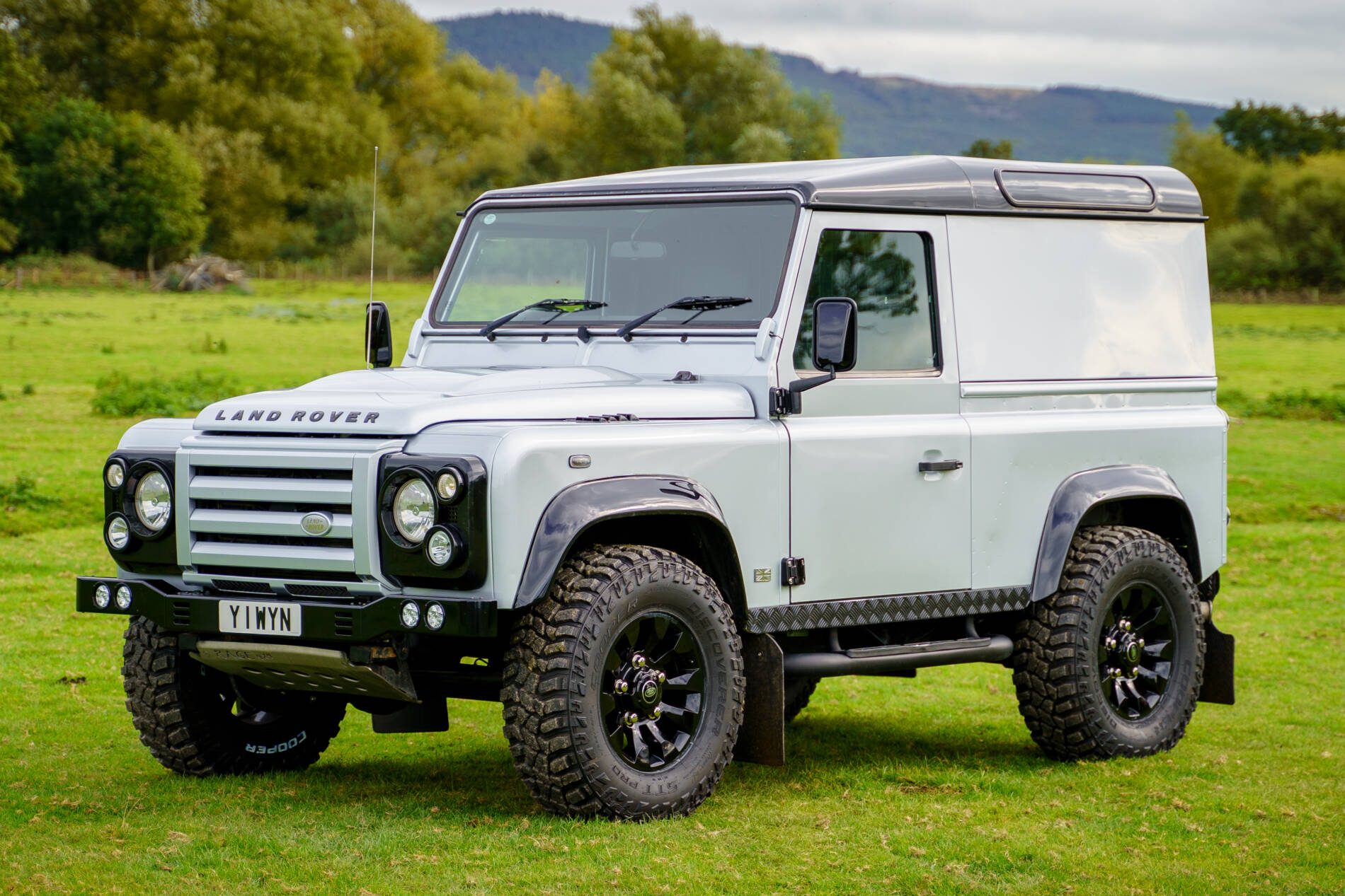 Land Rover Defender 90 X Tech Edition Only 54,000 Miles (Y1 WYN ...