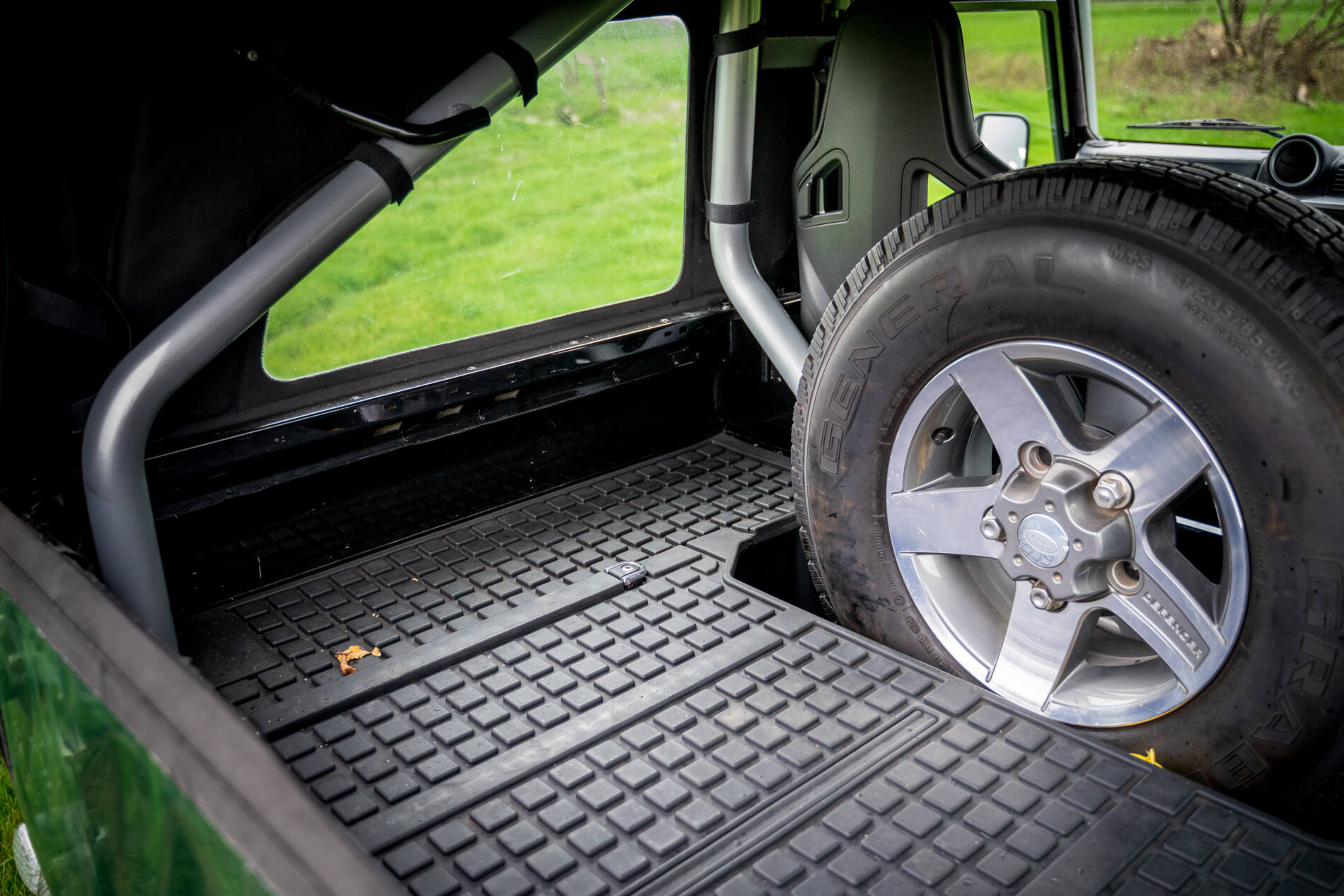 Land Rover Defender 90 SVX Soft Top TDCi 60th Anniversary Limited ...