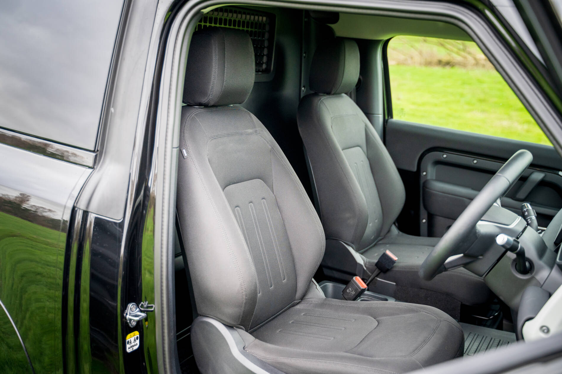 Land Rover Defender 90 D200 3.0 Hard Top Commercial Williams Edition ...