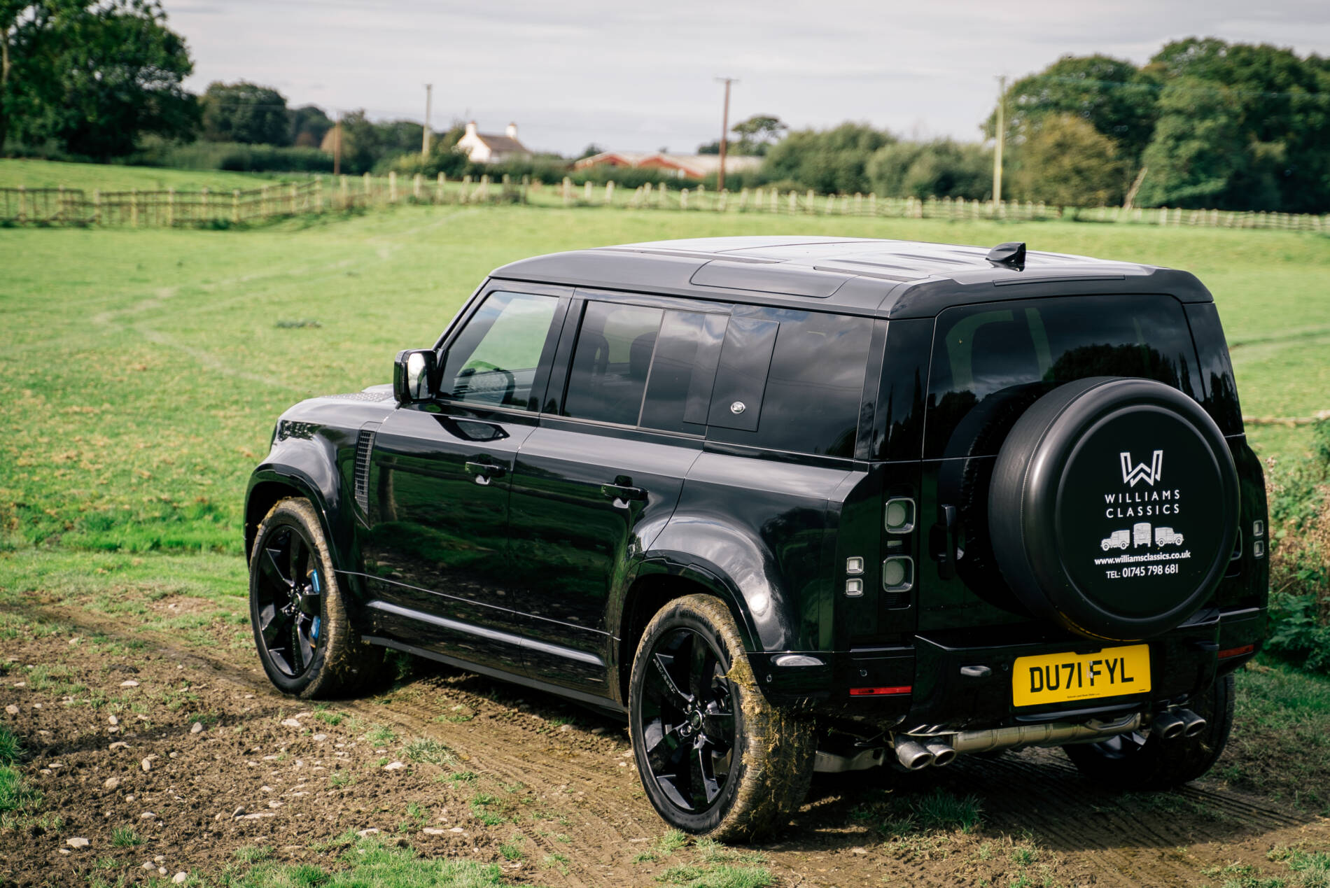 Land Rover Defender 110 5.0 V8 P525 Auto (DU71 FYL) - Williams Classics