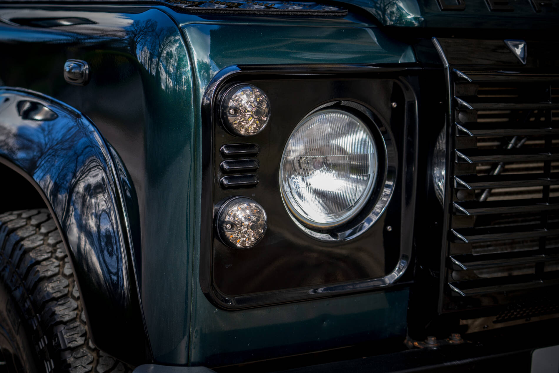 Land Rover Defender 90 2.2 Hard Top TDCi Aintree Green - Williams Classics