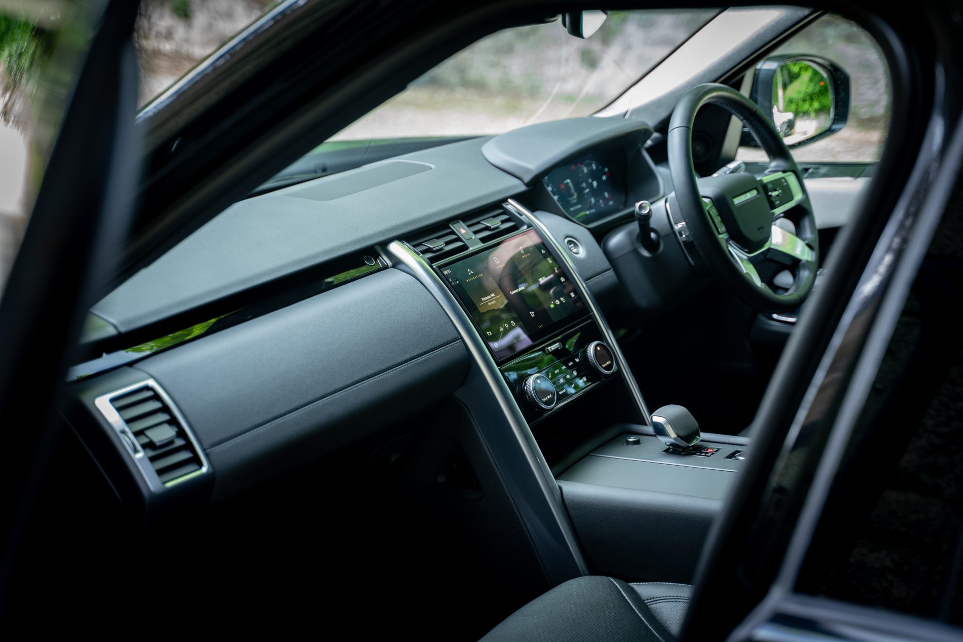 Land Rover Discovery 5 3.0 D300 SE Commercial Auto (YO21 VRW ...