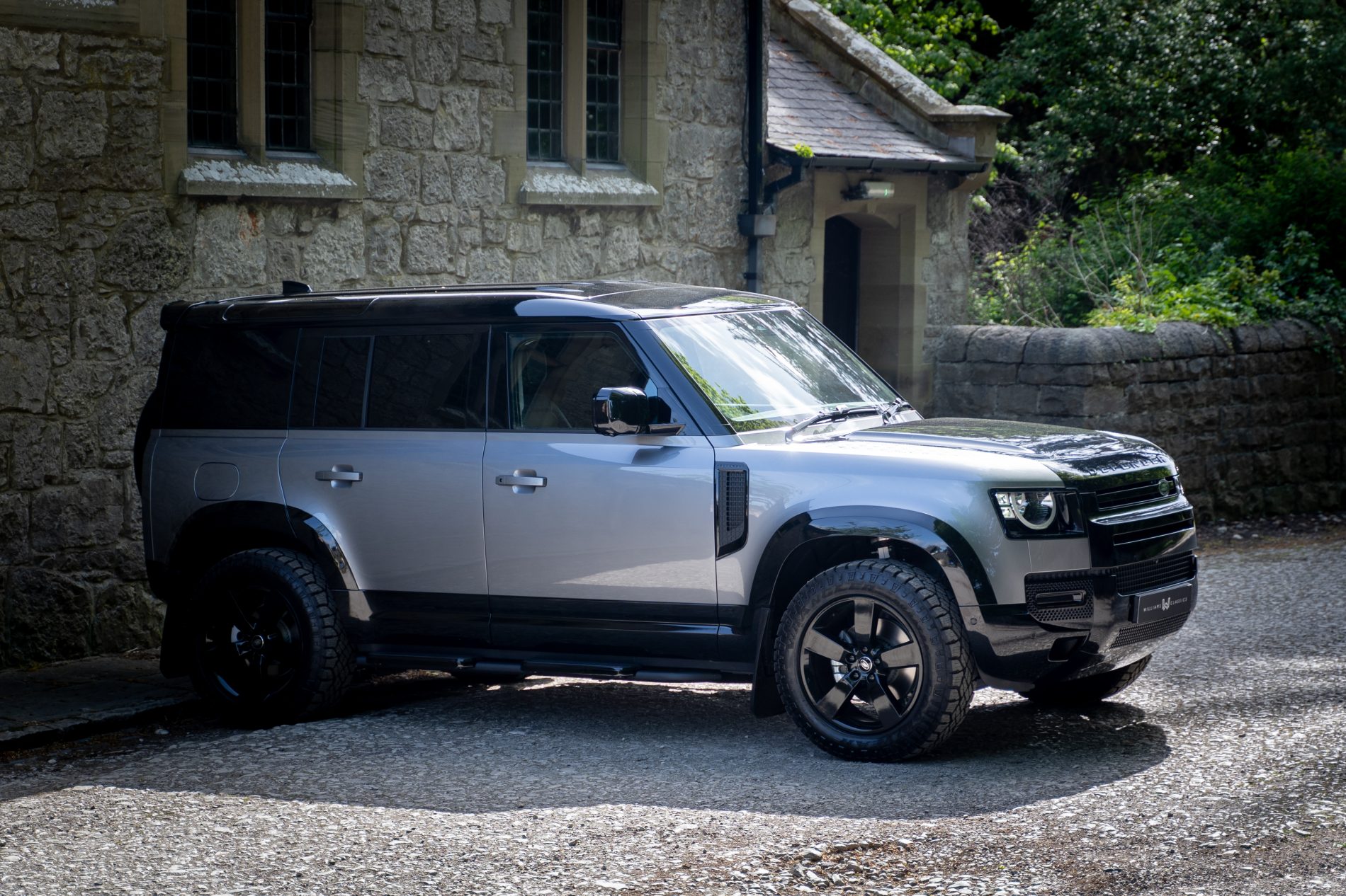 Land Rover Defender 110 3.0 D250 MHEV Hard Top Commercial Auto (CU22 ...