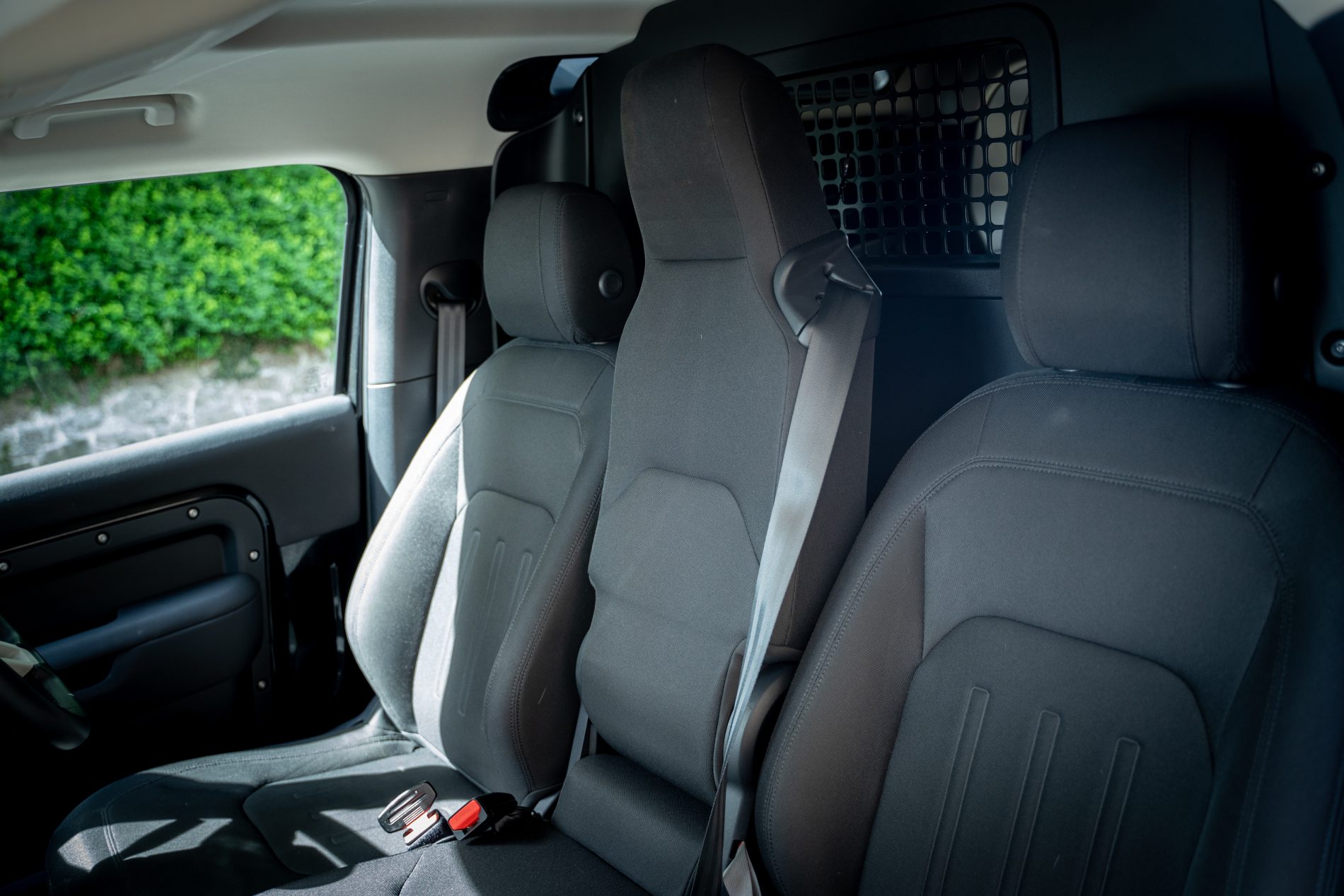 Land Rover Defender 90 3.0 D200 Hard Top Auto Commercial 3 Seater ...