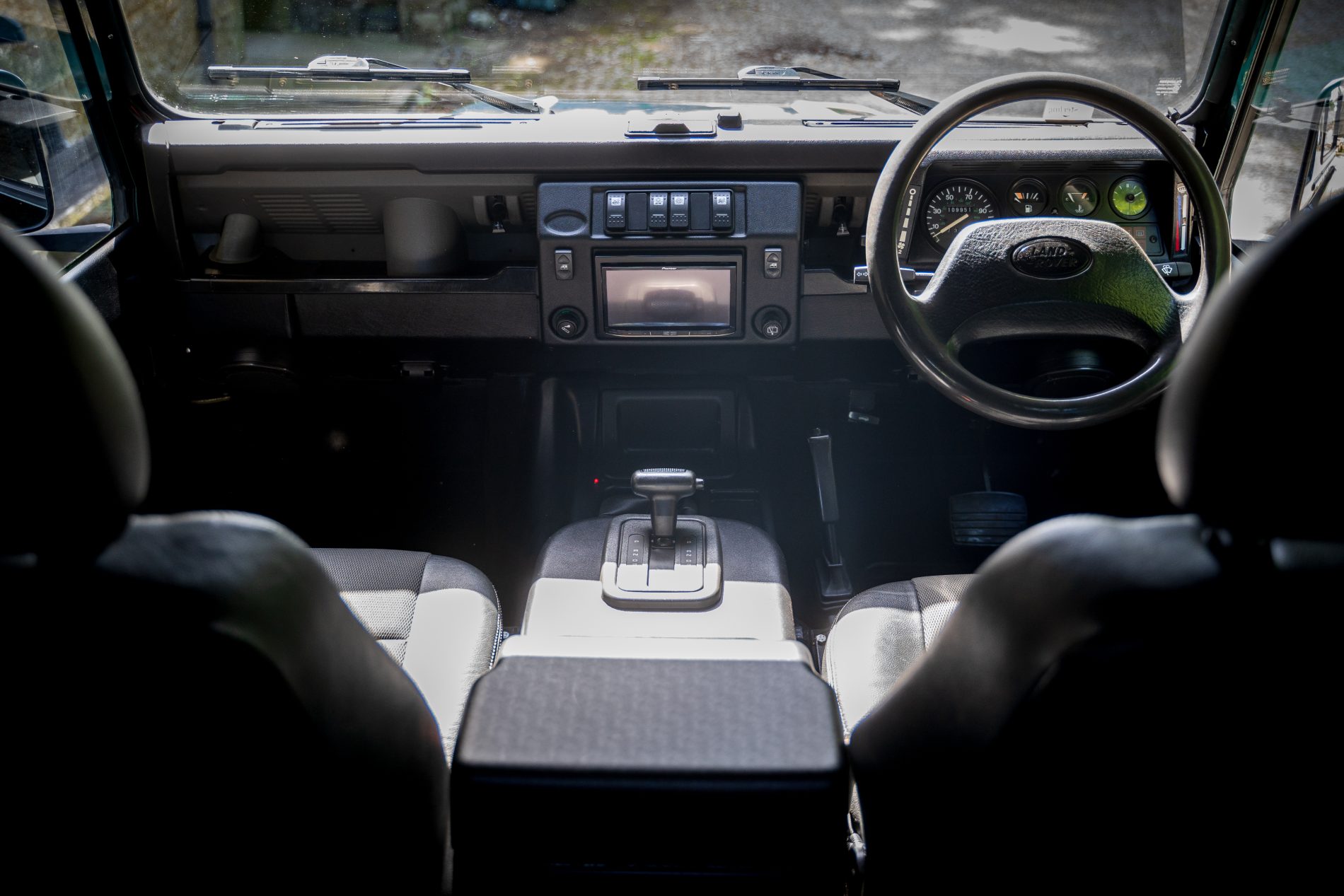 Land Rover Defender 90 300 Tdi Galvanised Chassis Automatic (M90 CGJ ...