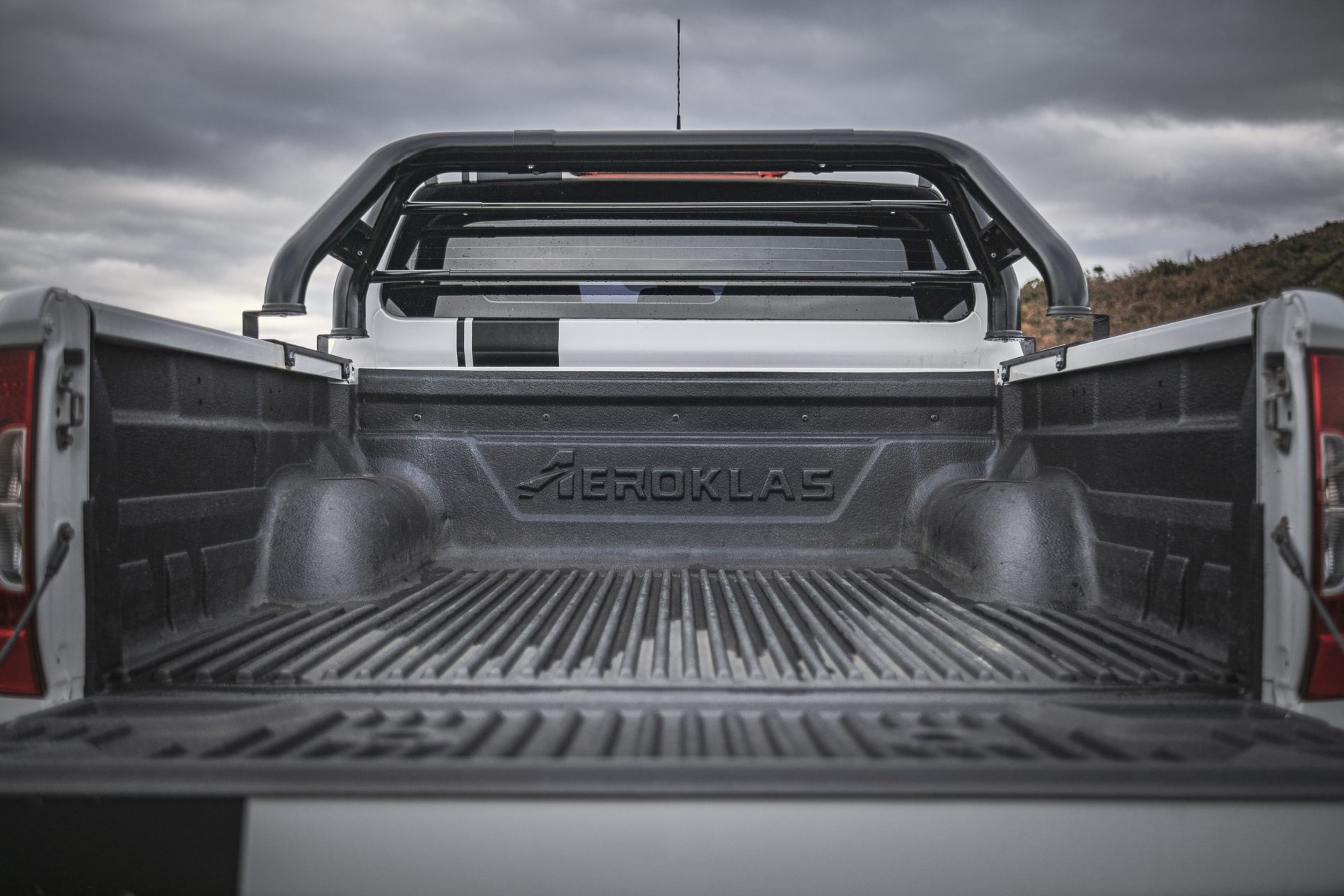 Mercedes-Benz X Class 2.3 CDI Pure Auto 4MATIC Euro 6 4dr - Williams ...