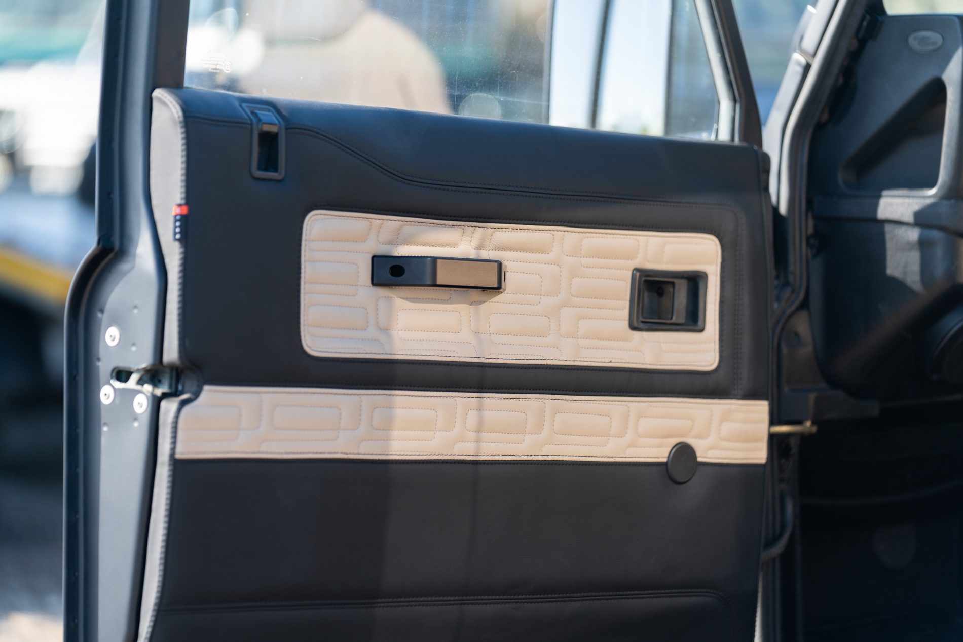 Land Rover Defender One Off 6x6 Defender Khan & Williams Classics ...