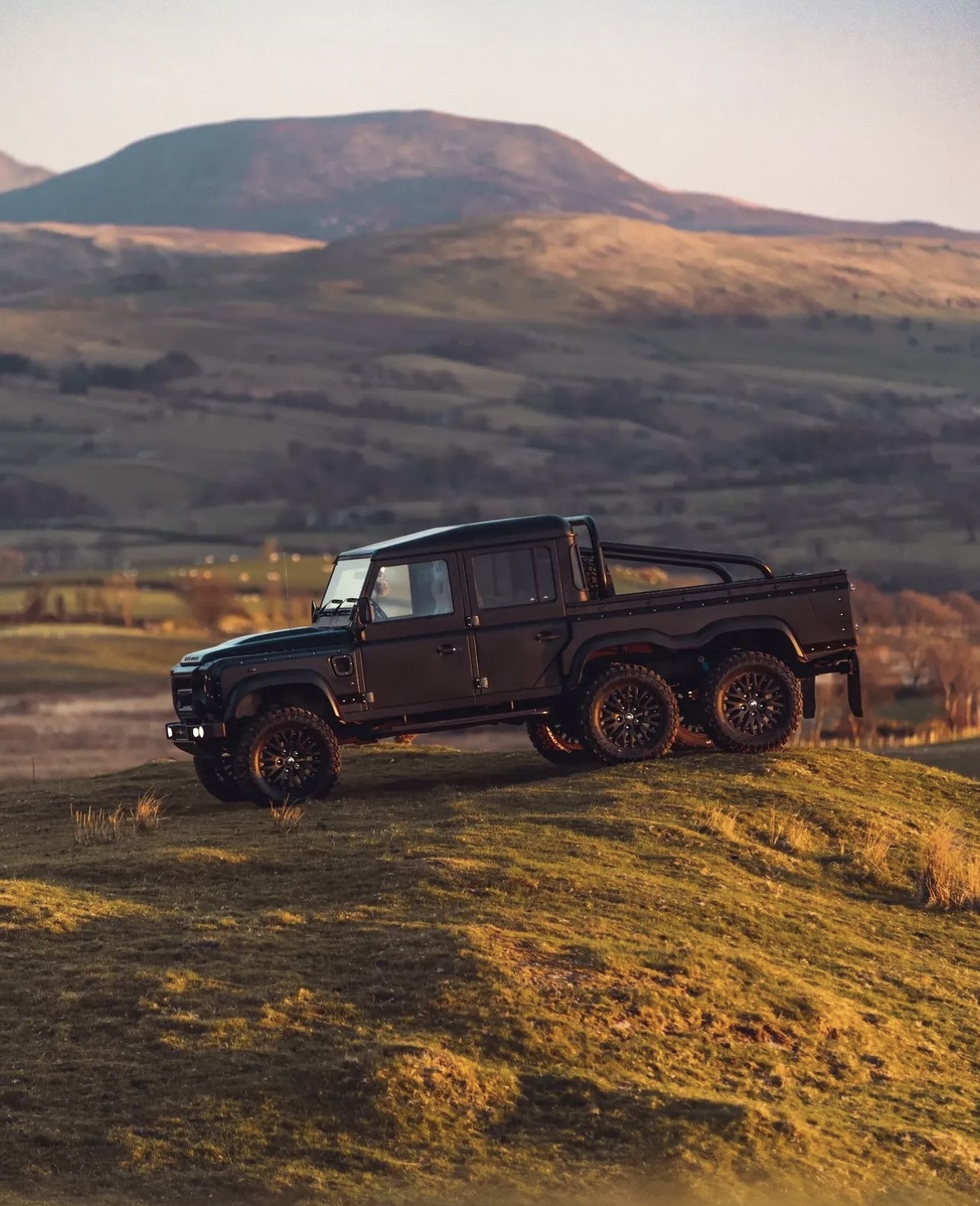 Land Rover Defender One Off 6x6 Defender Khan & Williams Classics ...