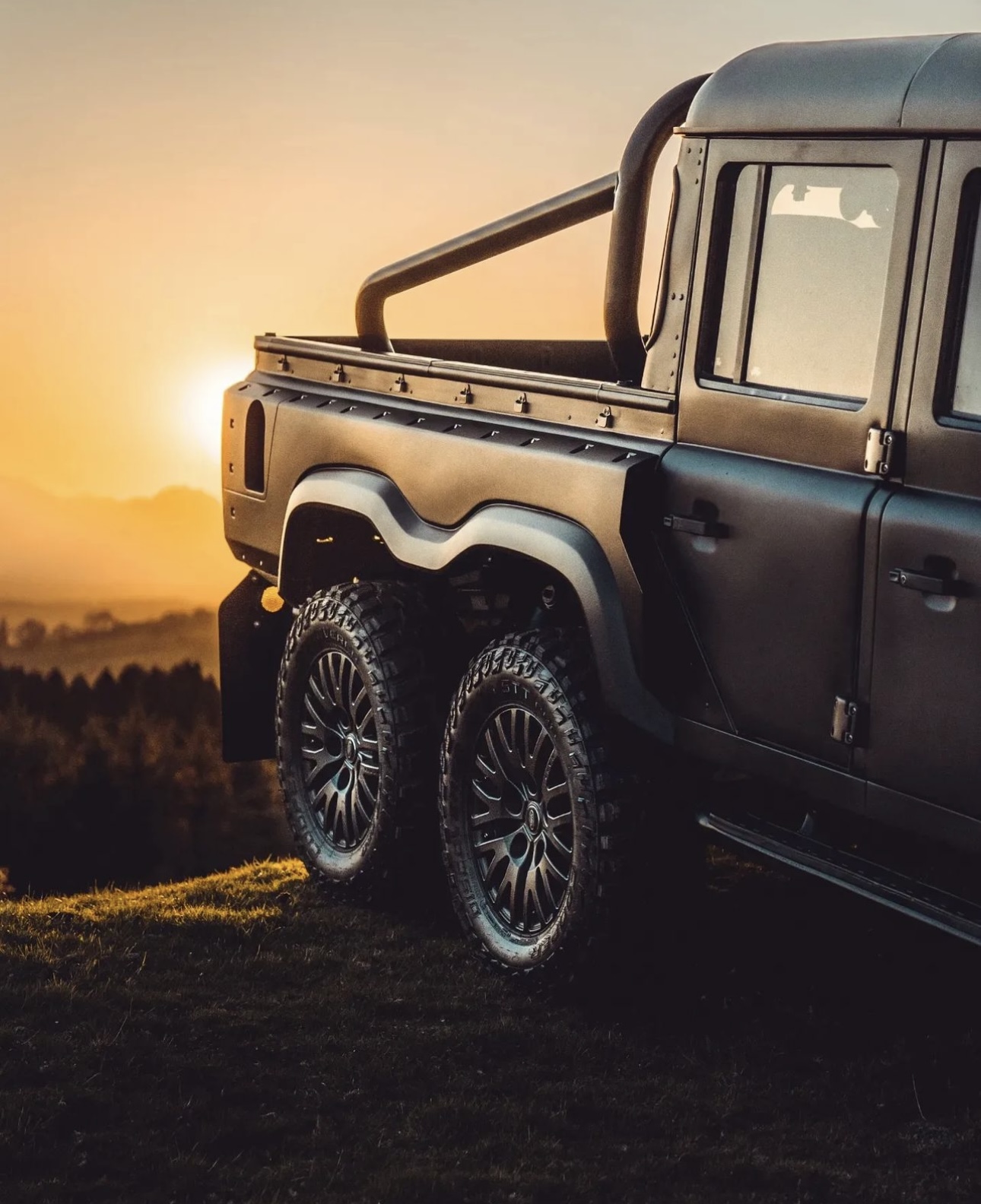 Land Rover Defender One Off 6x6 Defender Khan & Williams Classics ...