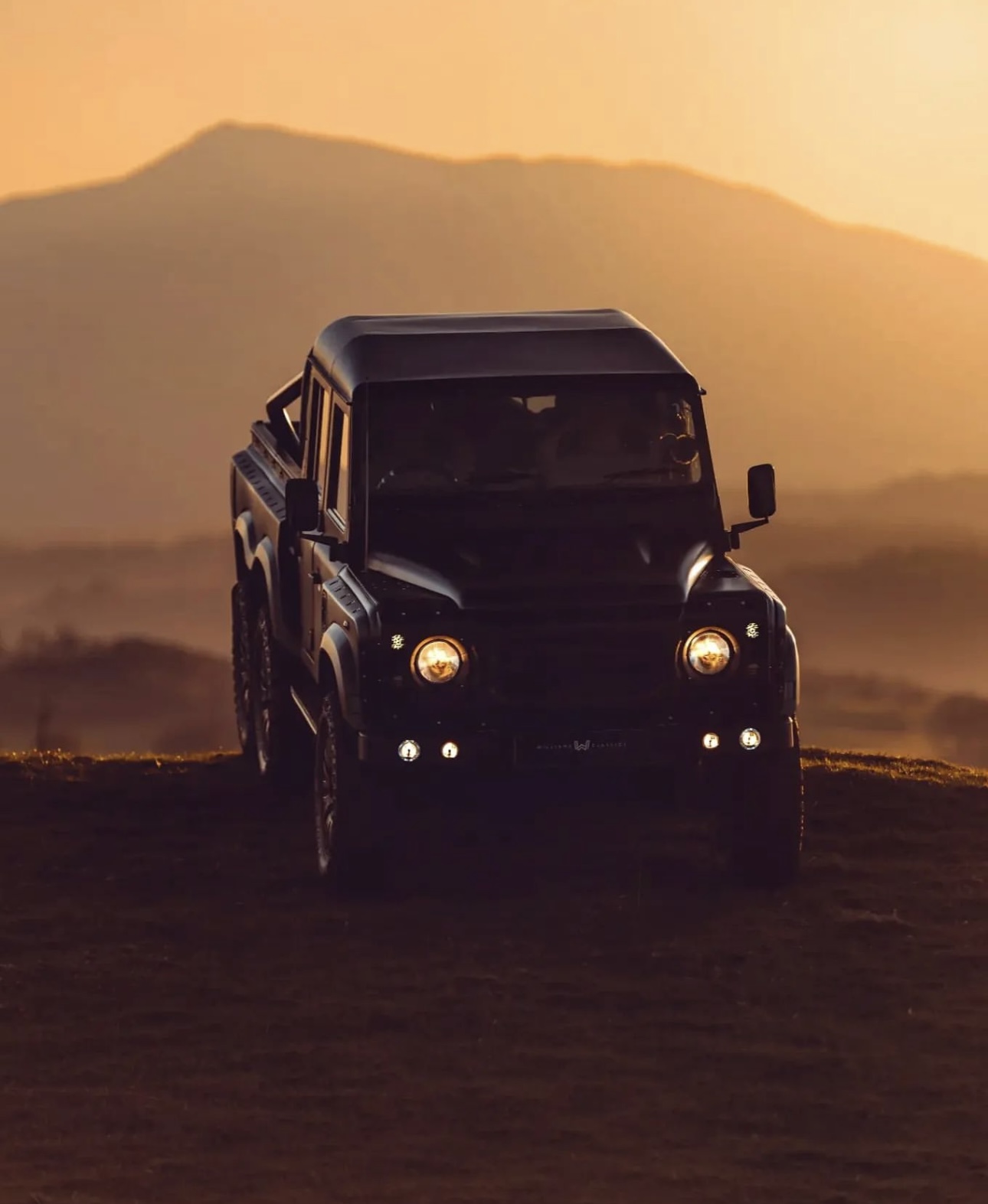 Land Rover Defender One Off 6x6 Defender Khan & Williams Classics ...