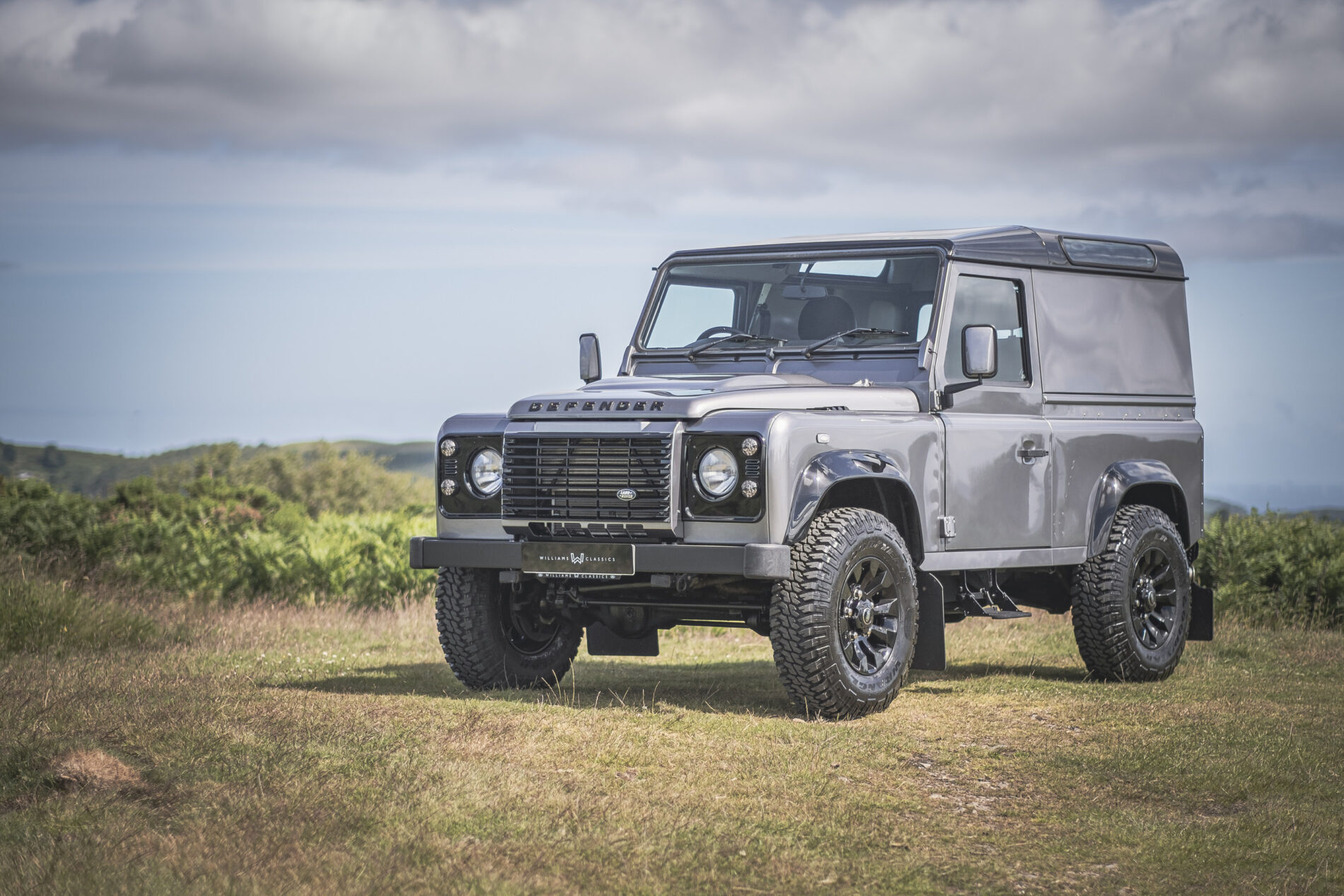 2010 Land Rover Defender 90 2.4 TDCi Hard Top 1 Owner & Only 11,000 ...
