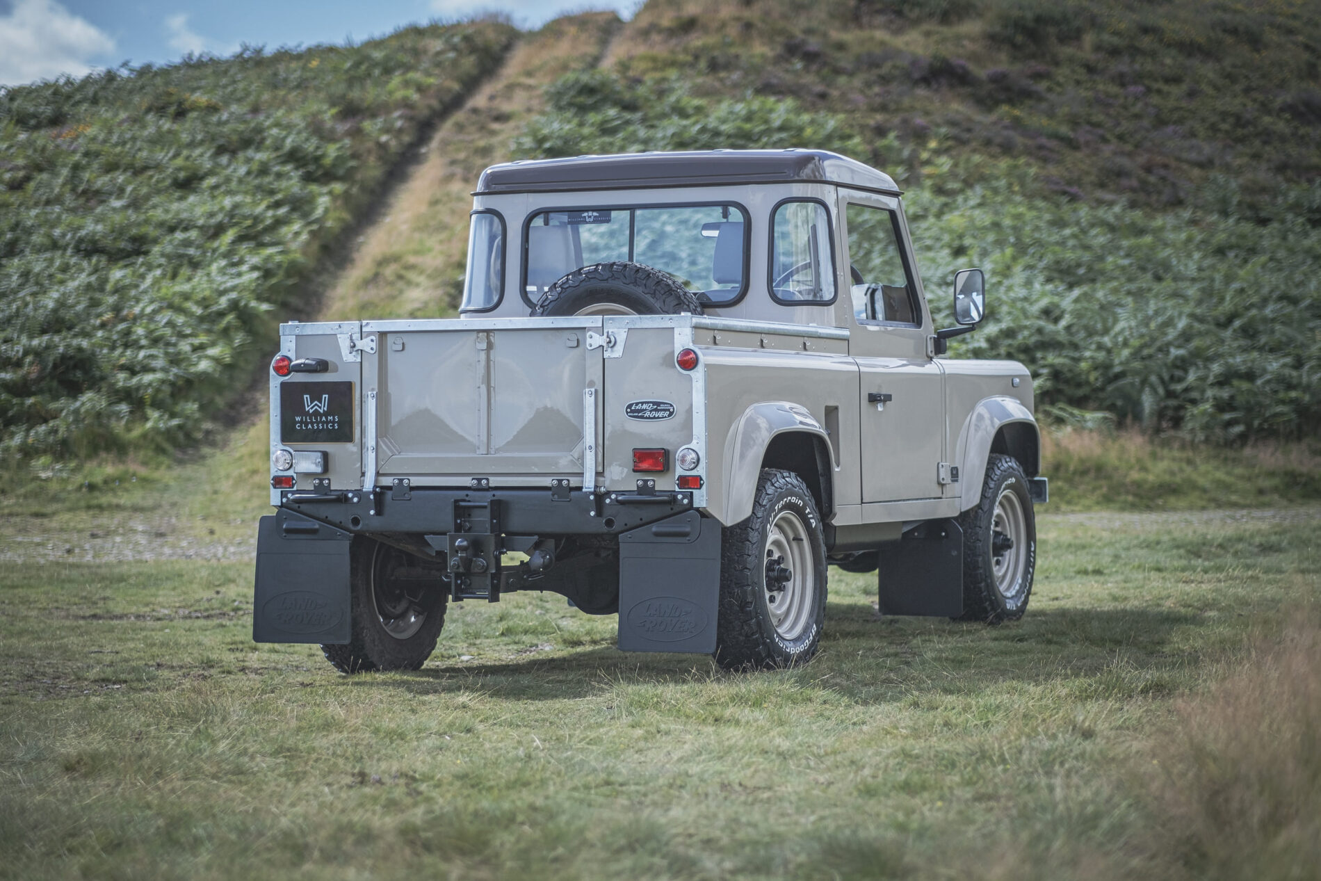 Land Rover Defender 90 200 Tdi Nut & Bolt Restoration Galvanised ...