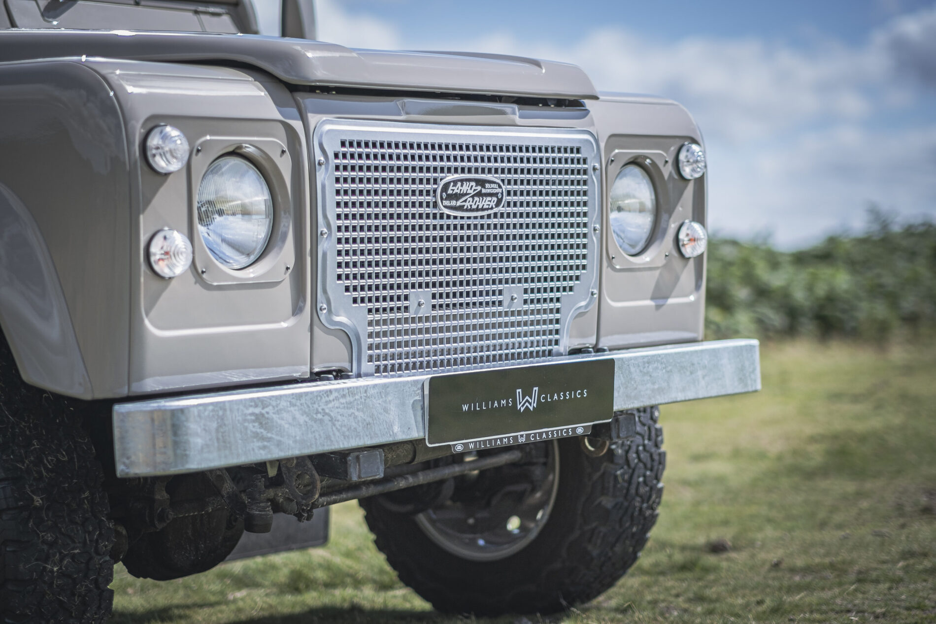Land Rover Defender 90 200 Tdi Nut & Bolt Restoration Galvanised ...