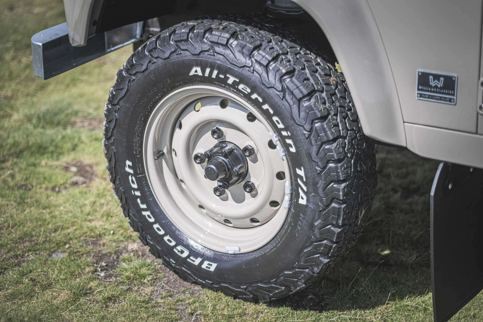 Land Rover Defender 90 200 Tdi Nut & Bolt Restoration Galvanised ...