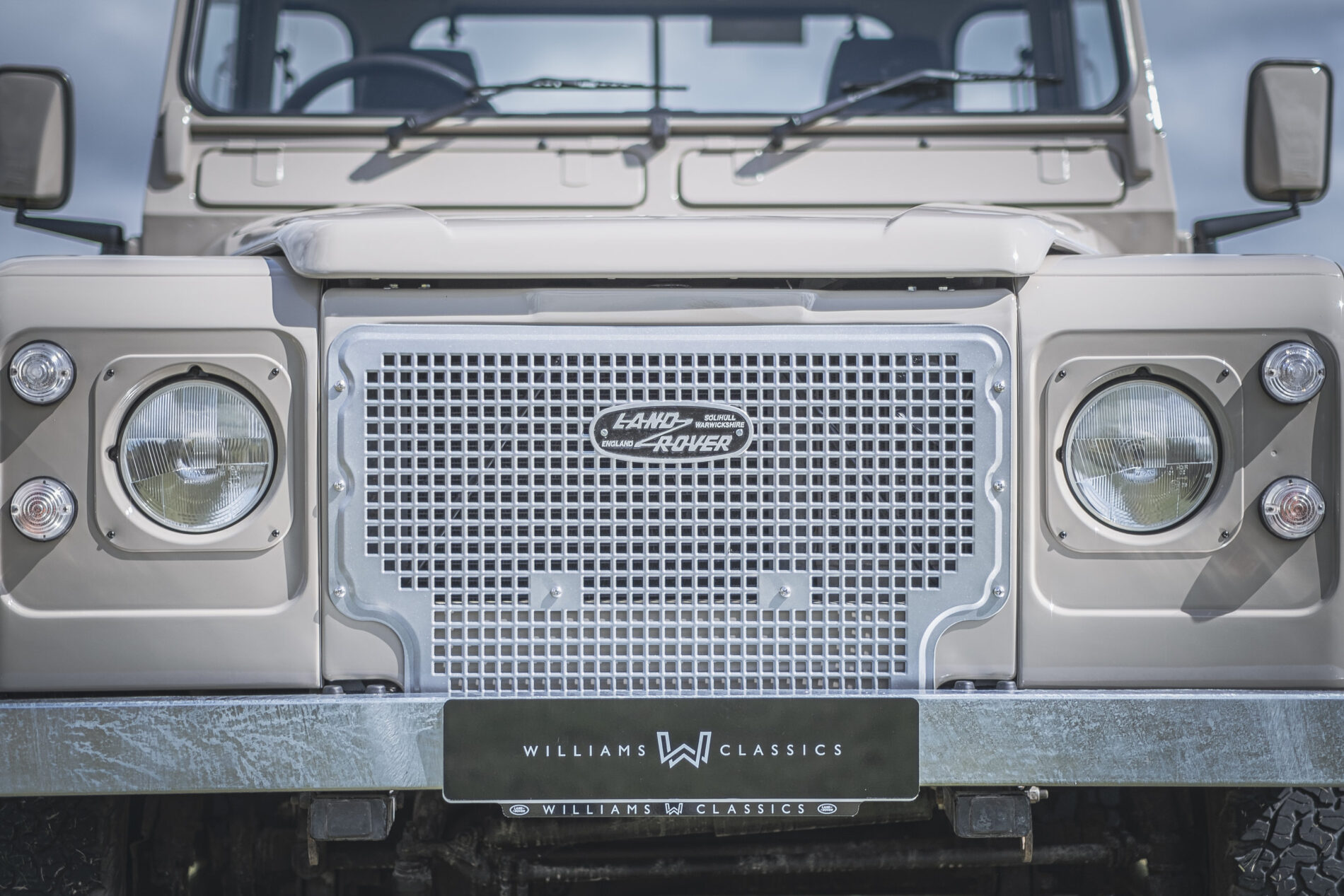 Land Rover Defender 90 200 Tdi Nut & Bolt Restoration Galvanised ...