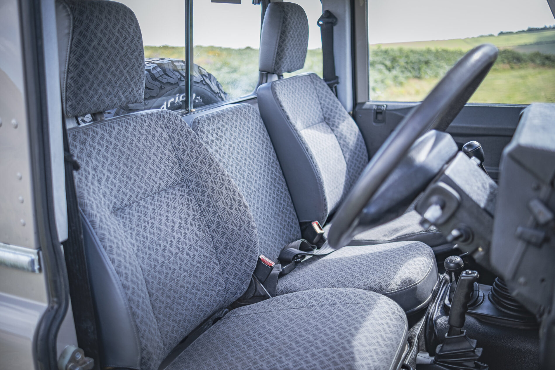 Land Rover Defender 90 200 Tdi Nut & Bolt Restoration Galvanised ...