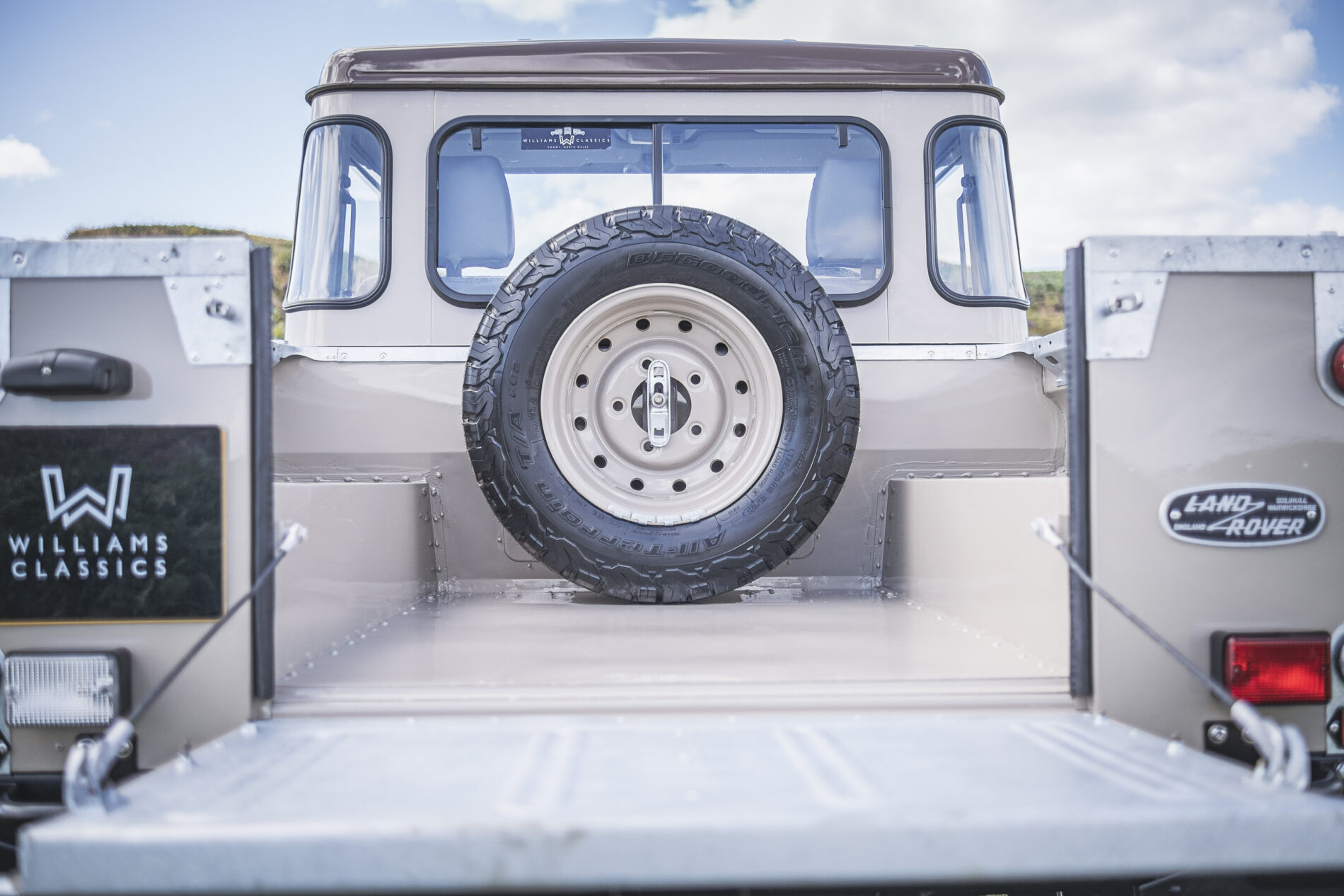 Land Rover Defender 90 200 Tdi Nut & Bolt Restoration Galvanised ...