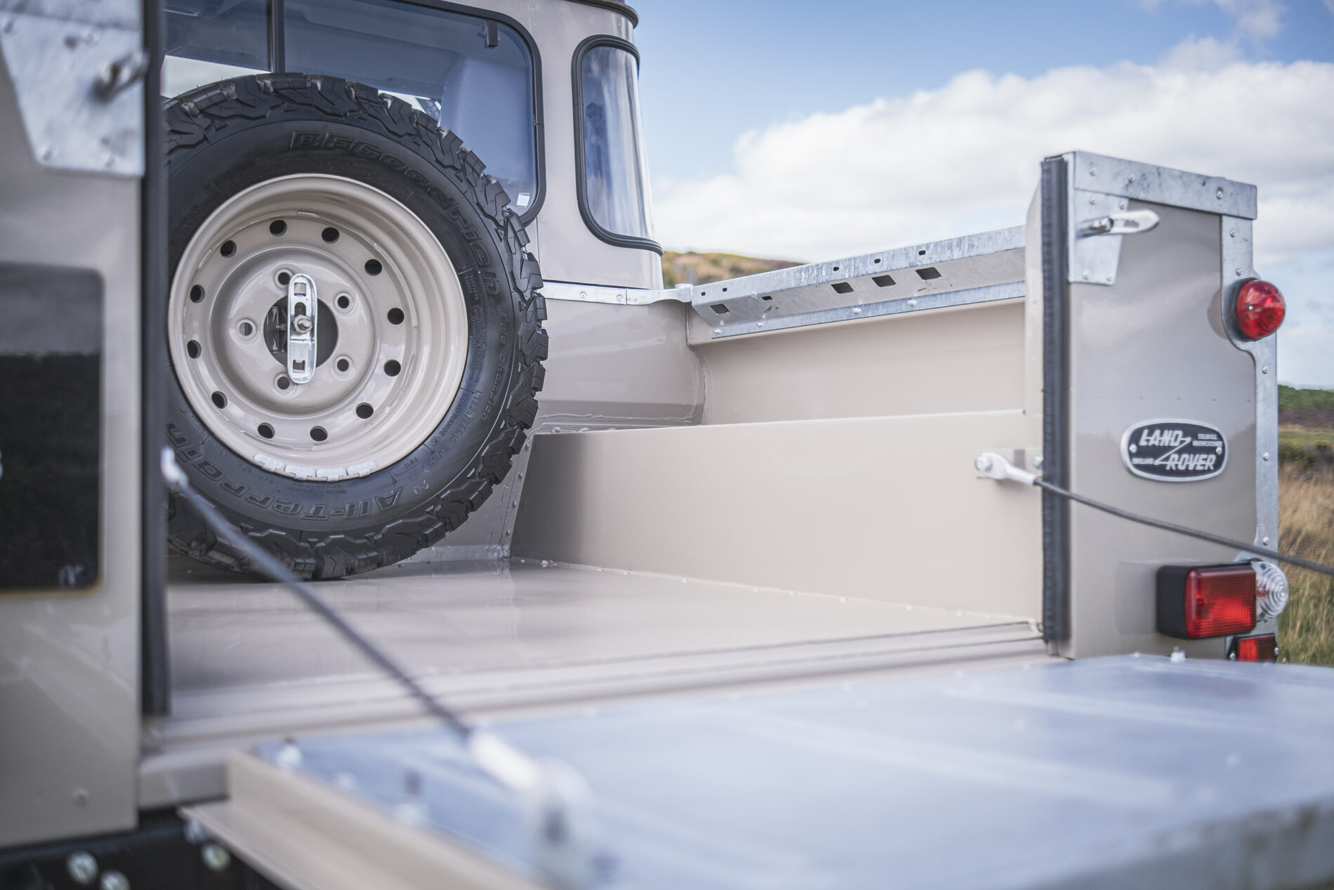 Land Rover Defender 90 200 Tdi Nut & Bolt Restoration Galvanised ...