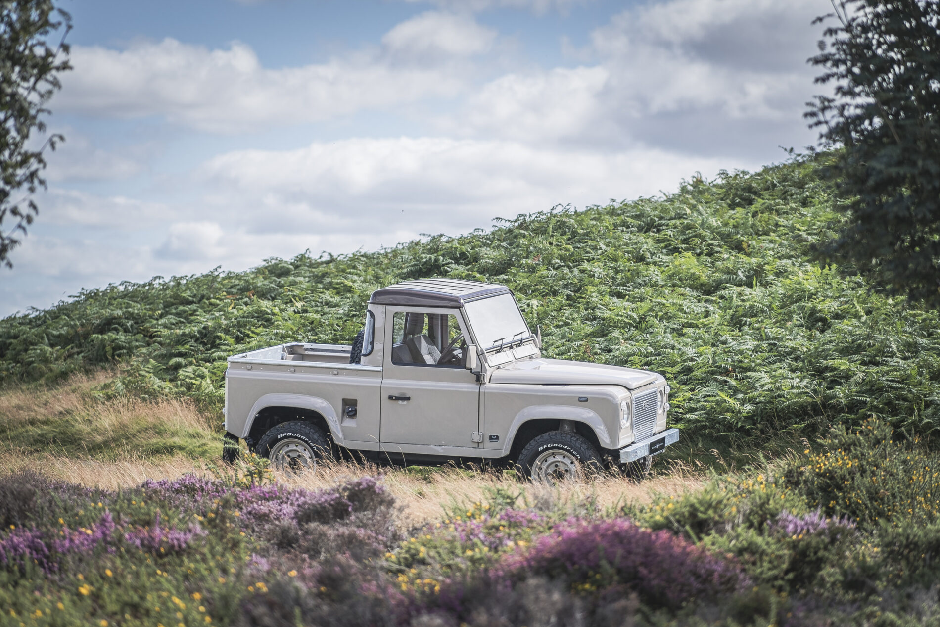 Land Rover Defender 90 200 Tdi Nut & Bolt Restoration Galvanised ...