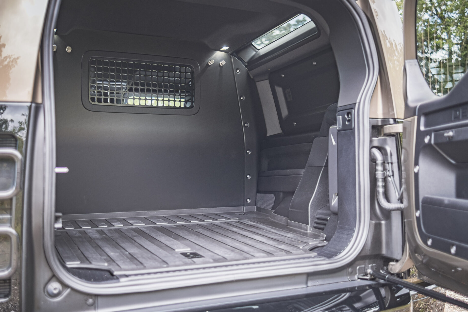 2023 Land Rover Defender 90 3.0 D300 X-Dynamic HSE Hard Top Auto ...