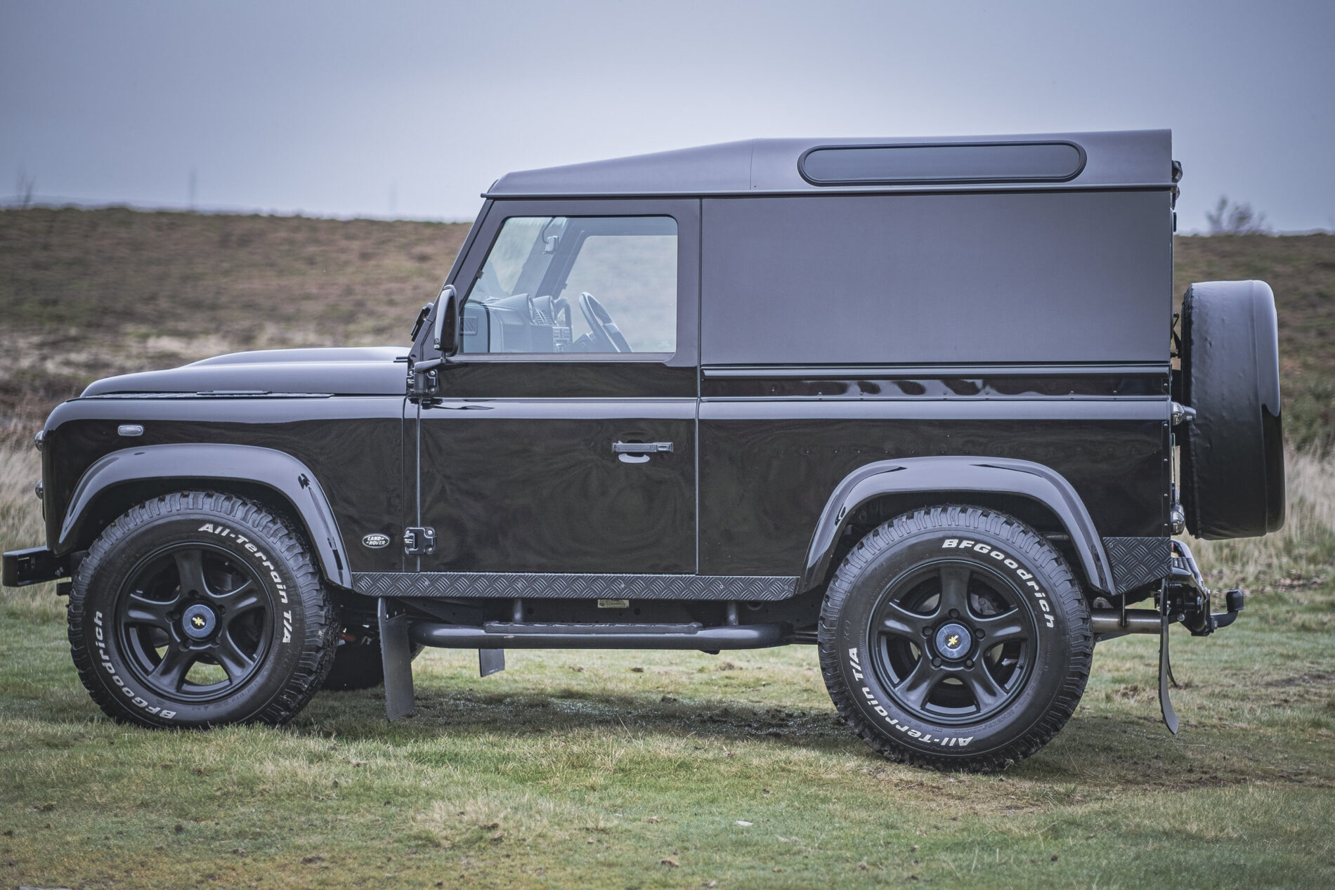 2015 Land Rover Defender 90 2.2 TDCi XS Hard Top 2 Previous Owners ...
