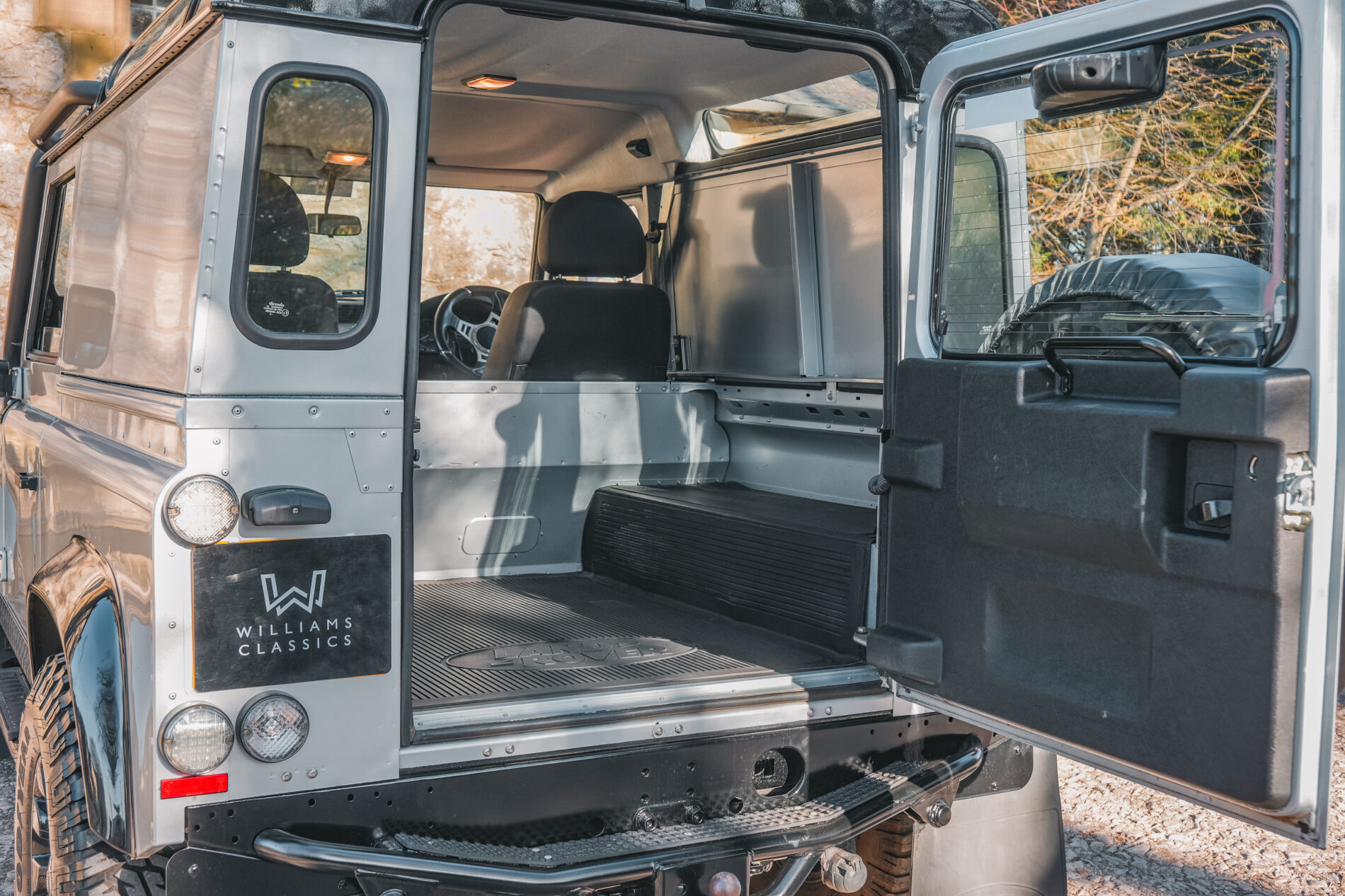 Land Rover Defender 90 Hard Top X Tech Edition Only 60,000 Miles ...