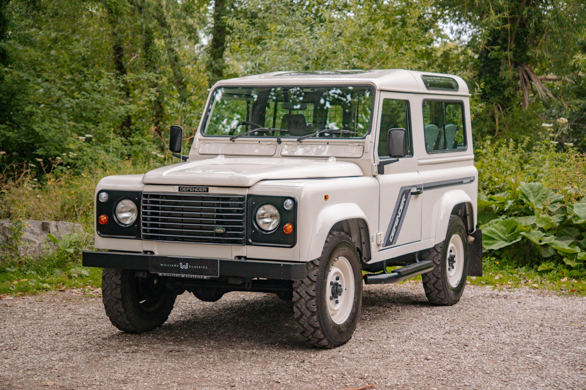 Land Rover Defender 90 300 Tdi Station Wagon Only 85,000 Miles ...