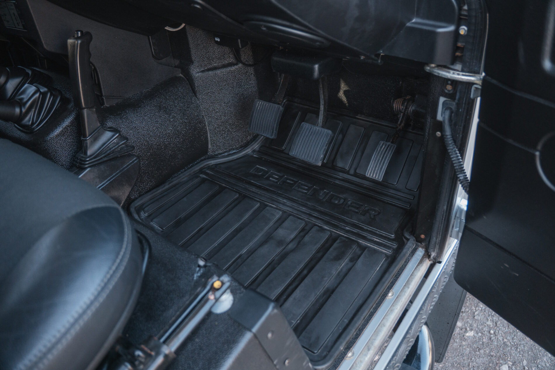 Land Rover Defender 90 Hard Top X Tech Edition Only 60,000 Miles ...