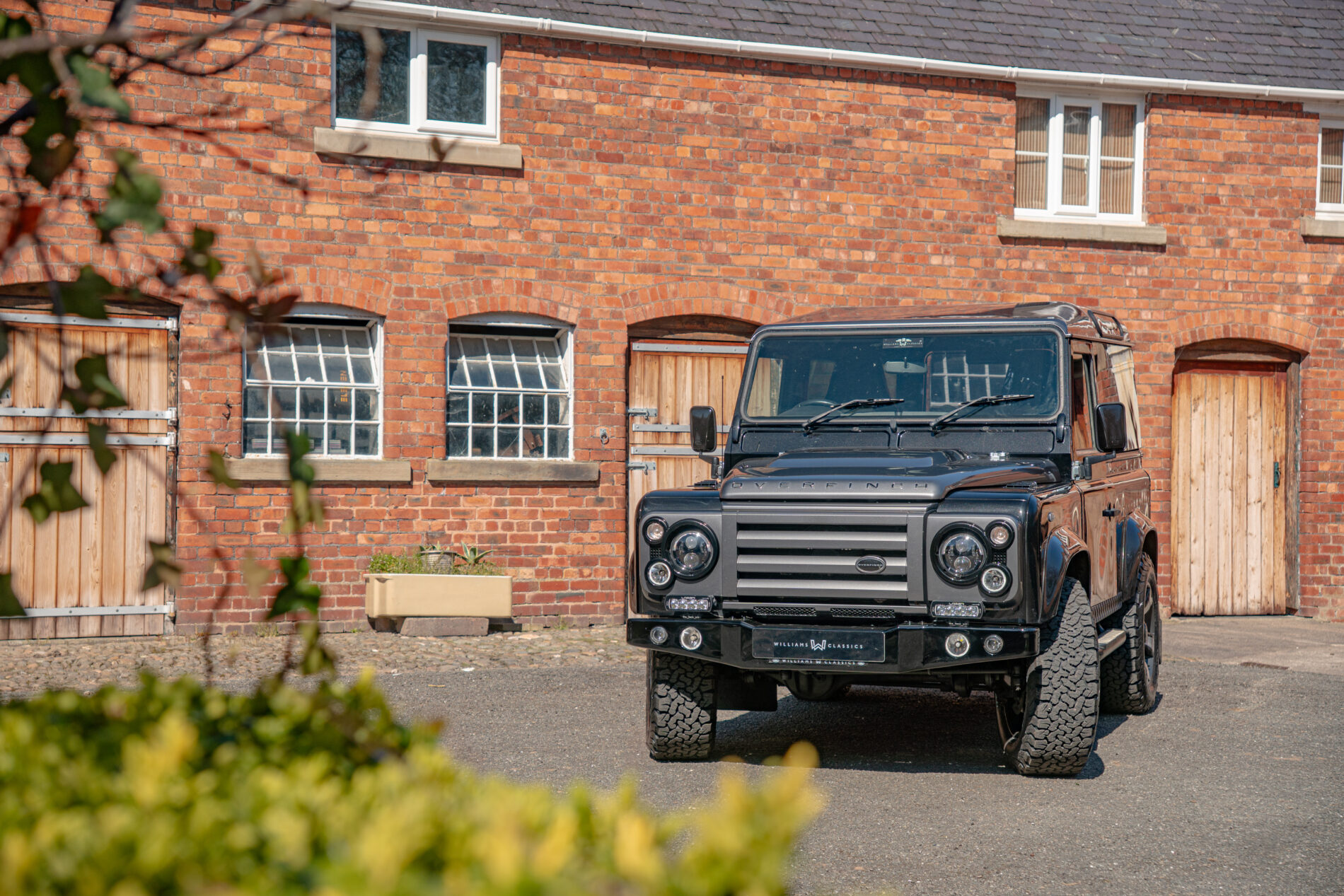 2014 Land Rover Defender 90 2.2 TDCi XS Station Wagon Overfinch Only ...
