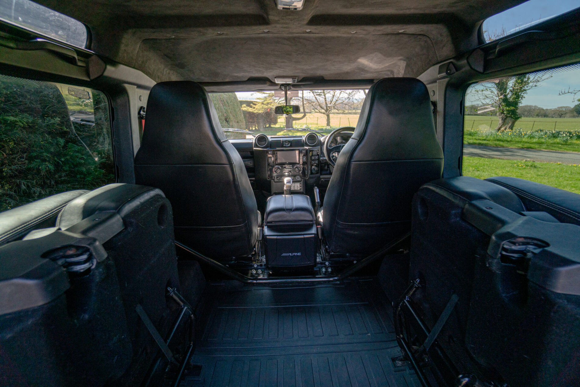 2014 Land Rover Defender 90 2.2 TDCi XS Station Wagon Overfinch Only ...