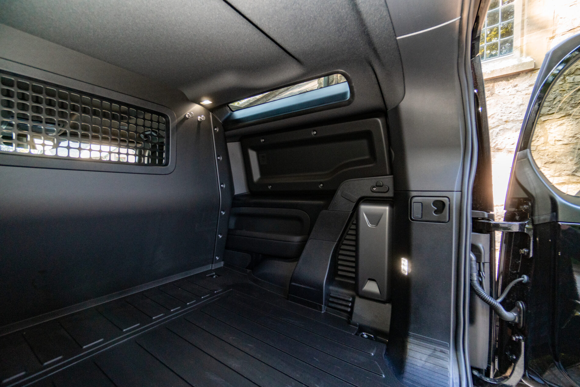 2025 Land Rover Defender 90 3.0 D350 X-Dynamic HSE Hard Top Auto ...