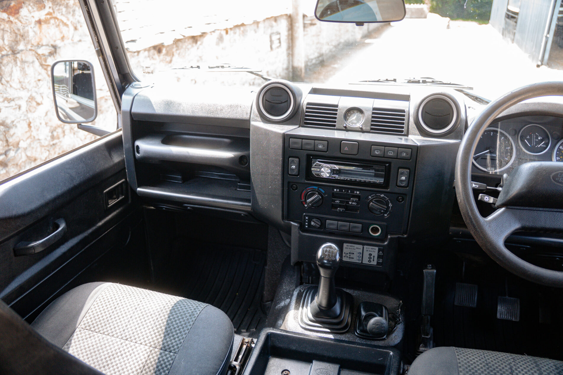 2013 Land Rover Defender 90 2.2 TDCi Hard Top 1 Owner & 75,000 Miles ...