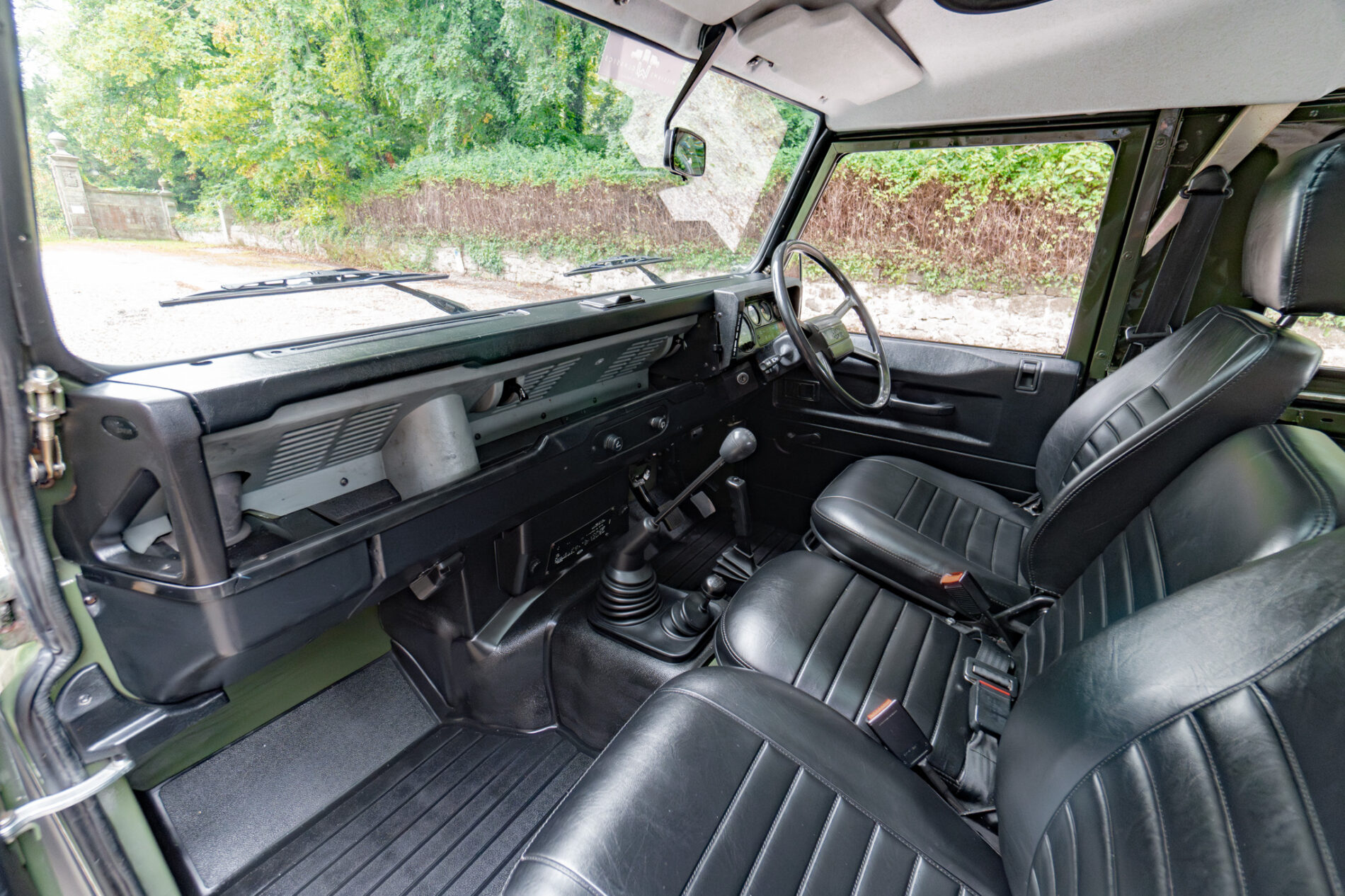 Land Rover Defender 90 200 Tdi Nut & Bolt Restoration Galvanised ...